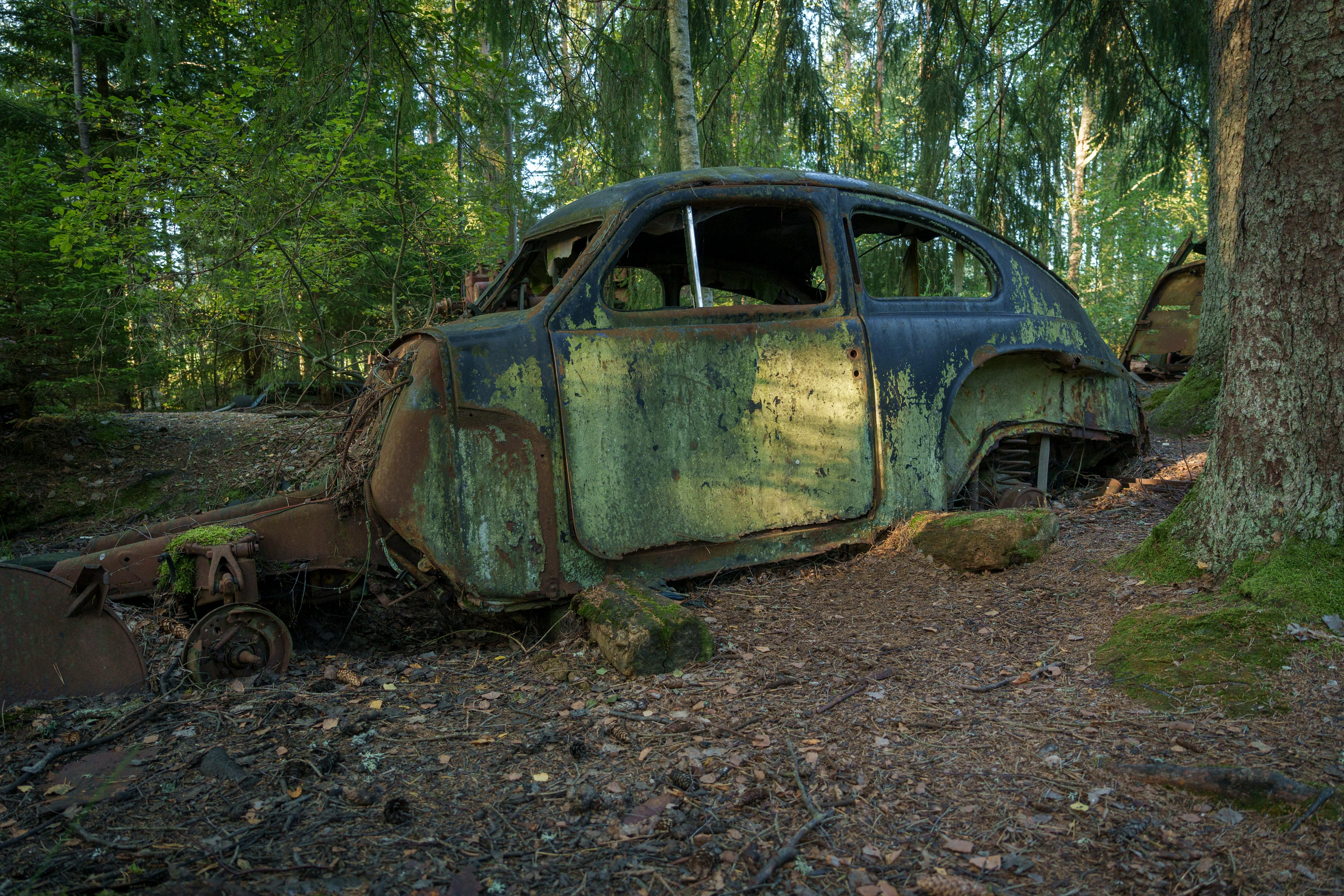 Trashed Car Photos, Download The BEST Free Trashed Car Stock Photos ...