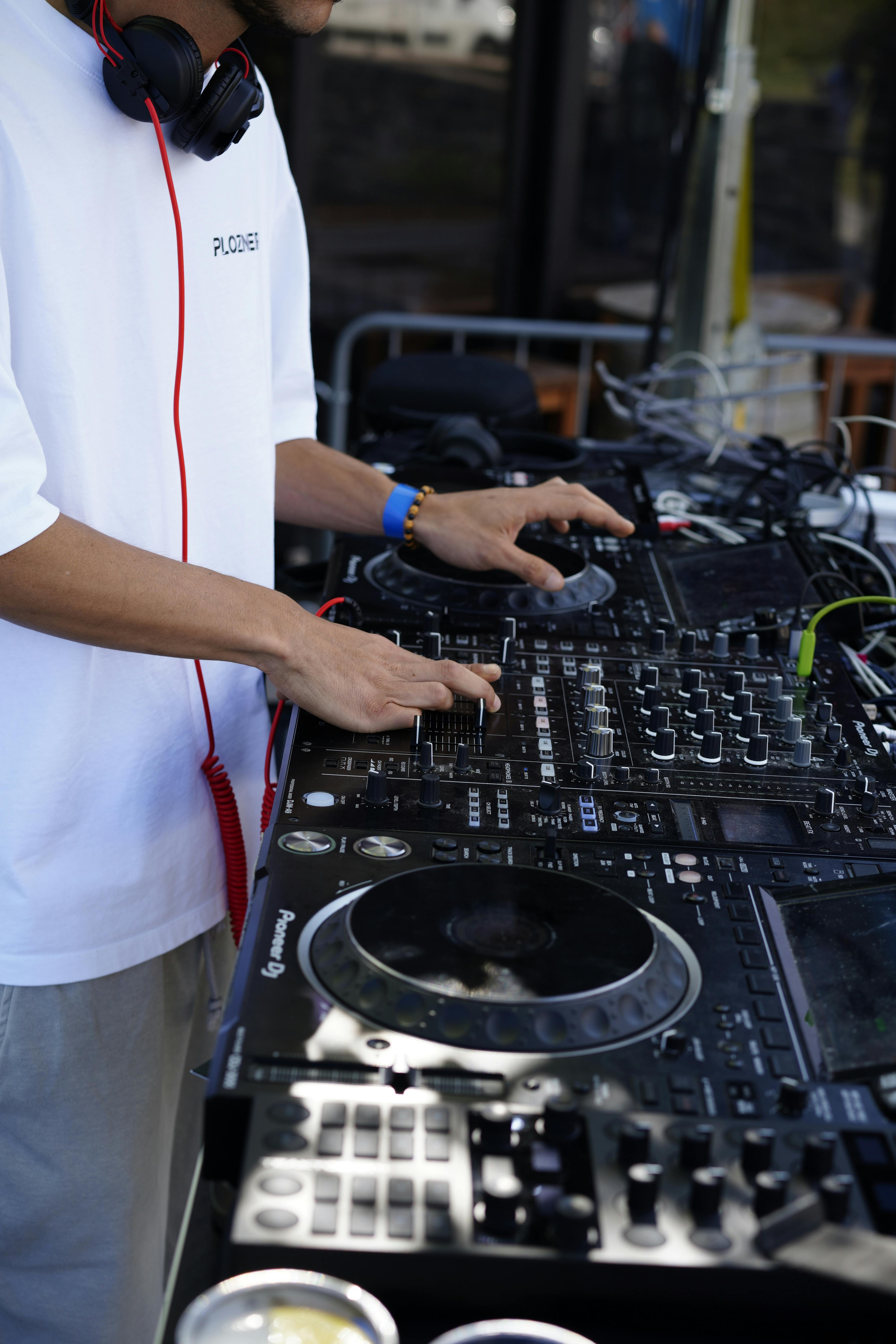 Black and Red Dj Controller · Free Stock Photo