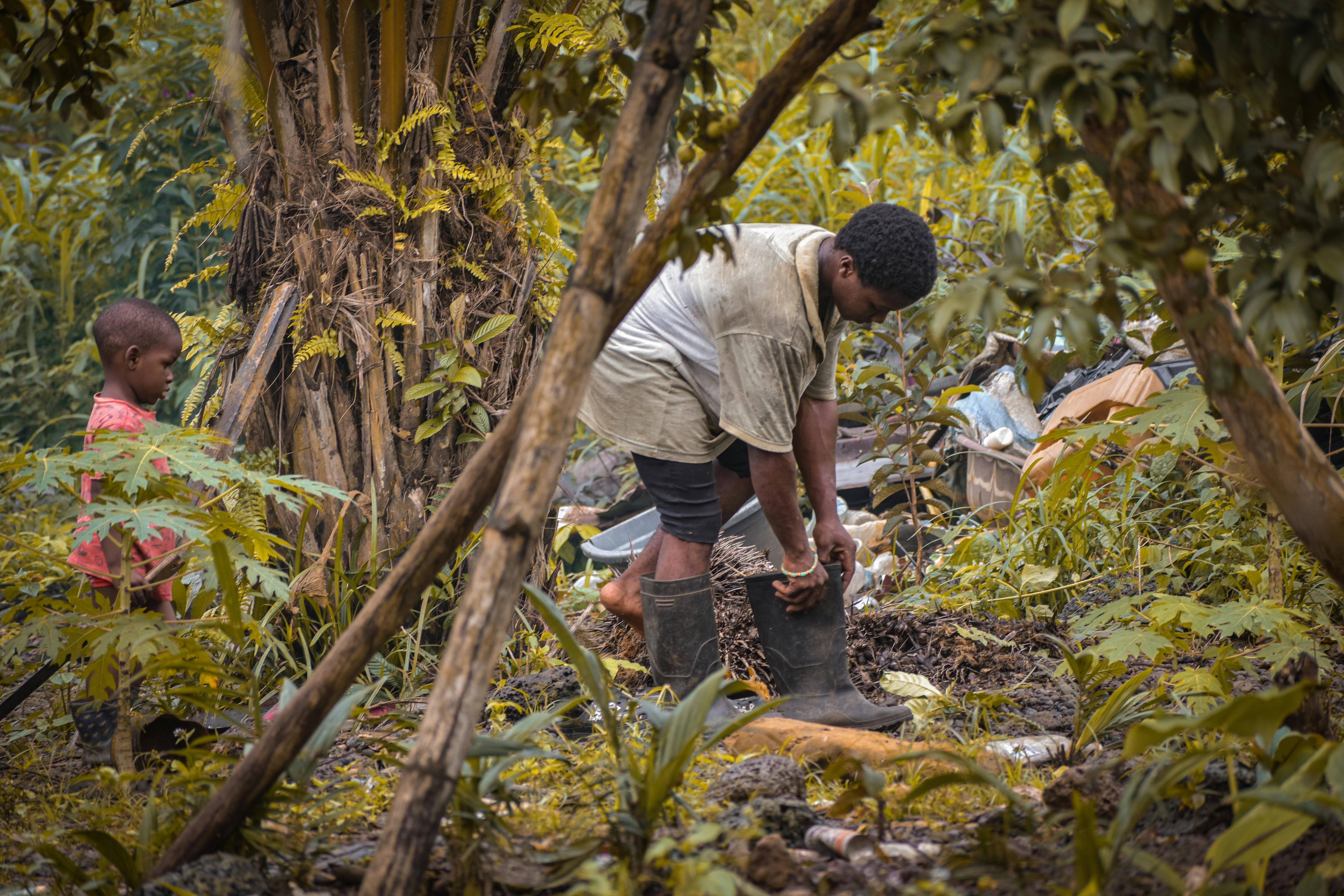 Children working · Free Stock Photo