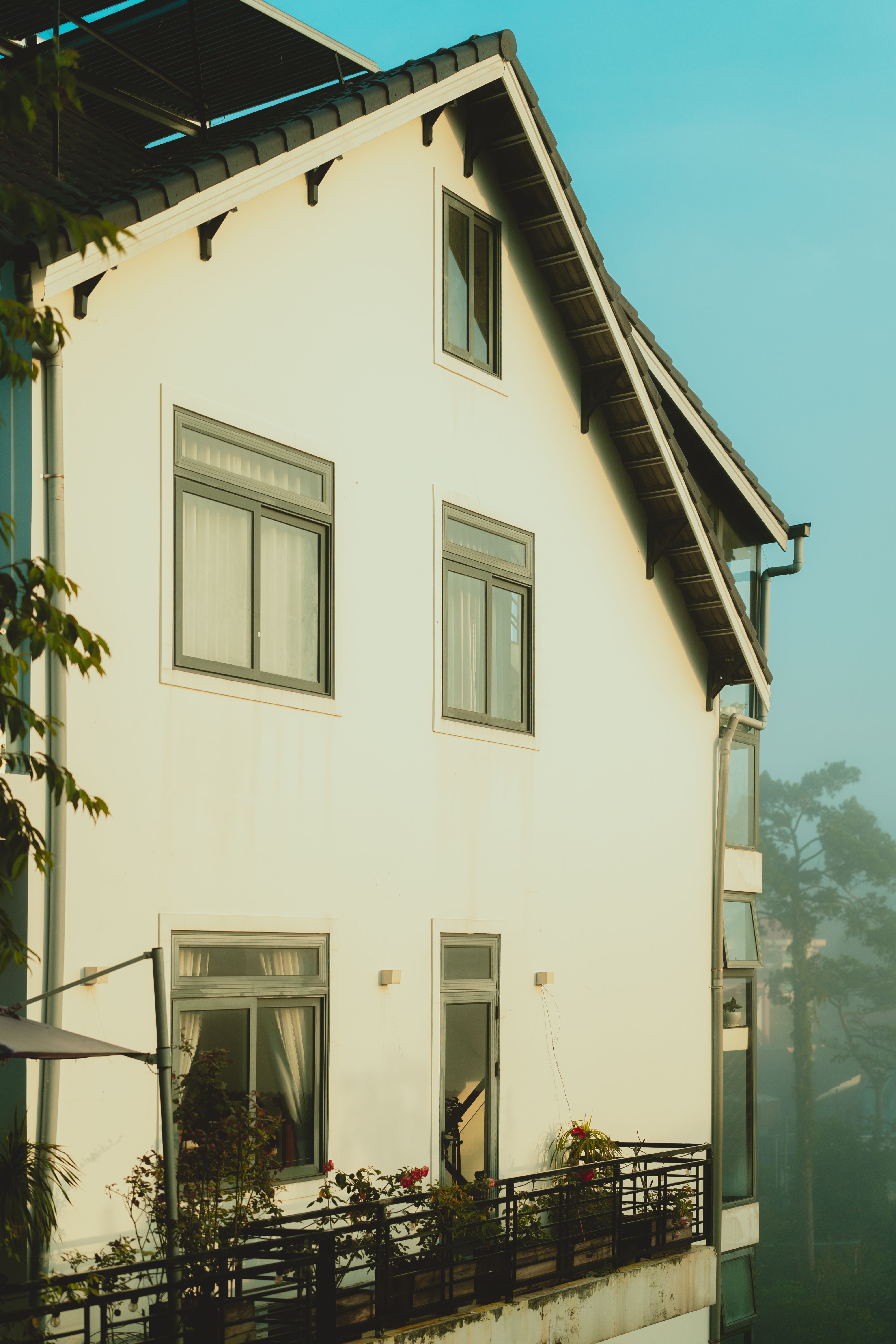 Side View of a House · Free Stock Photo