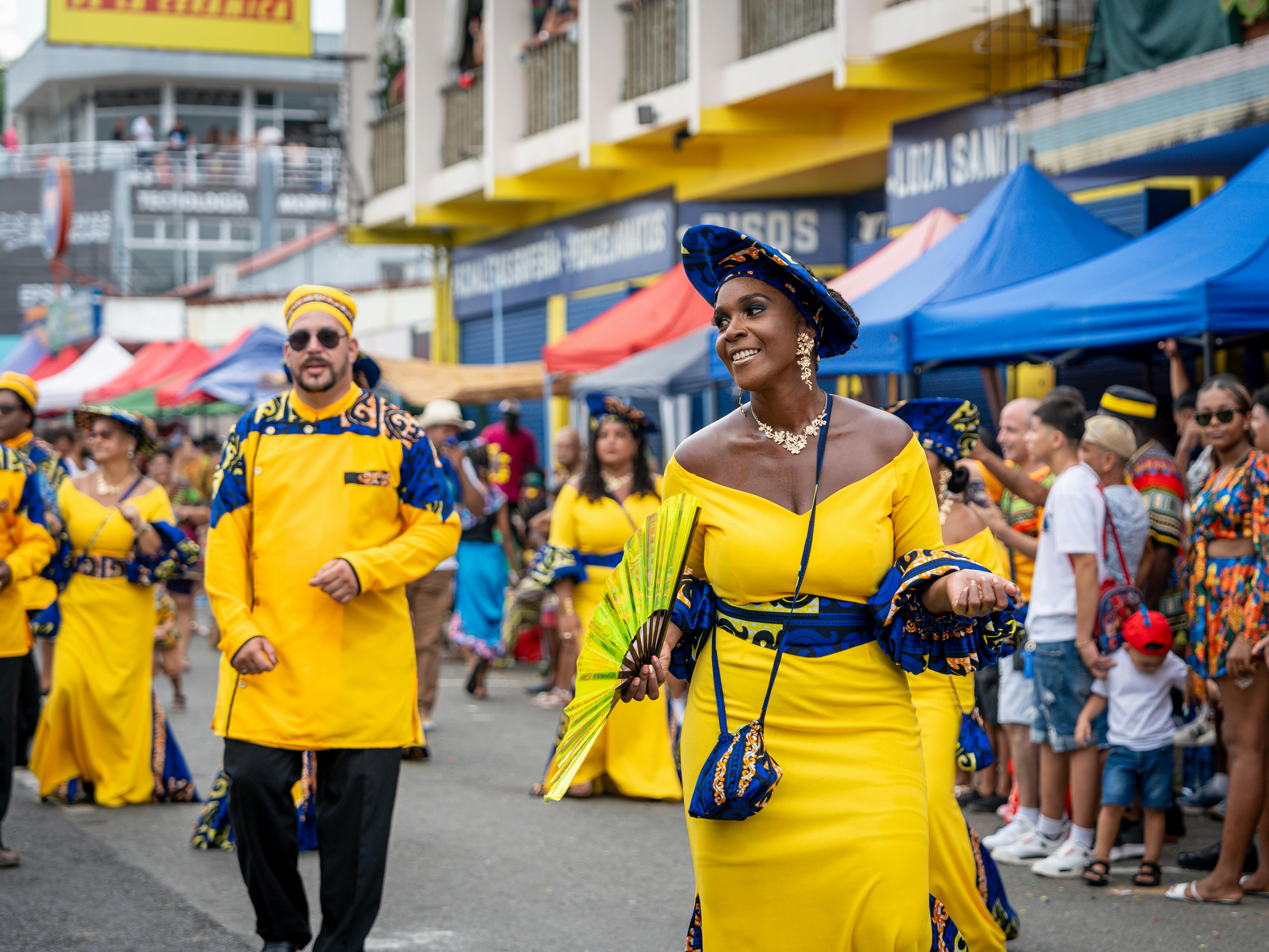 Grand Gala Parade 2024 en Limón · Free Stock Photo
