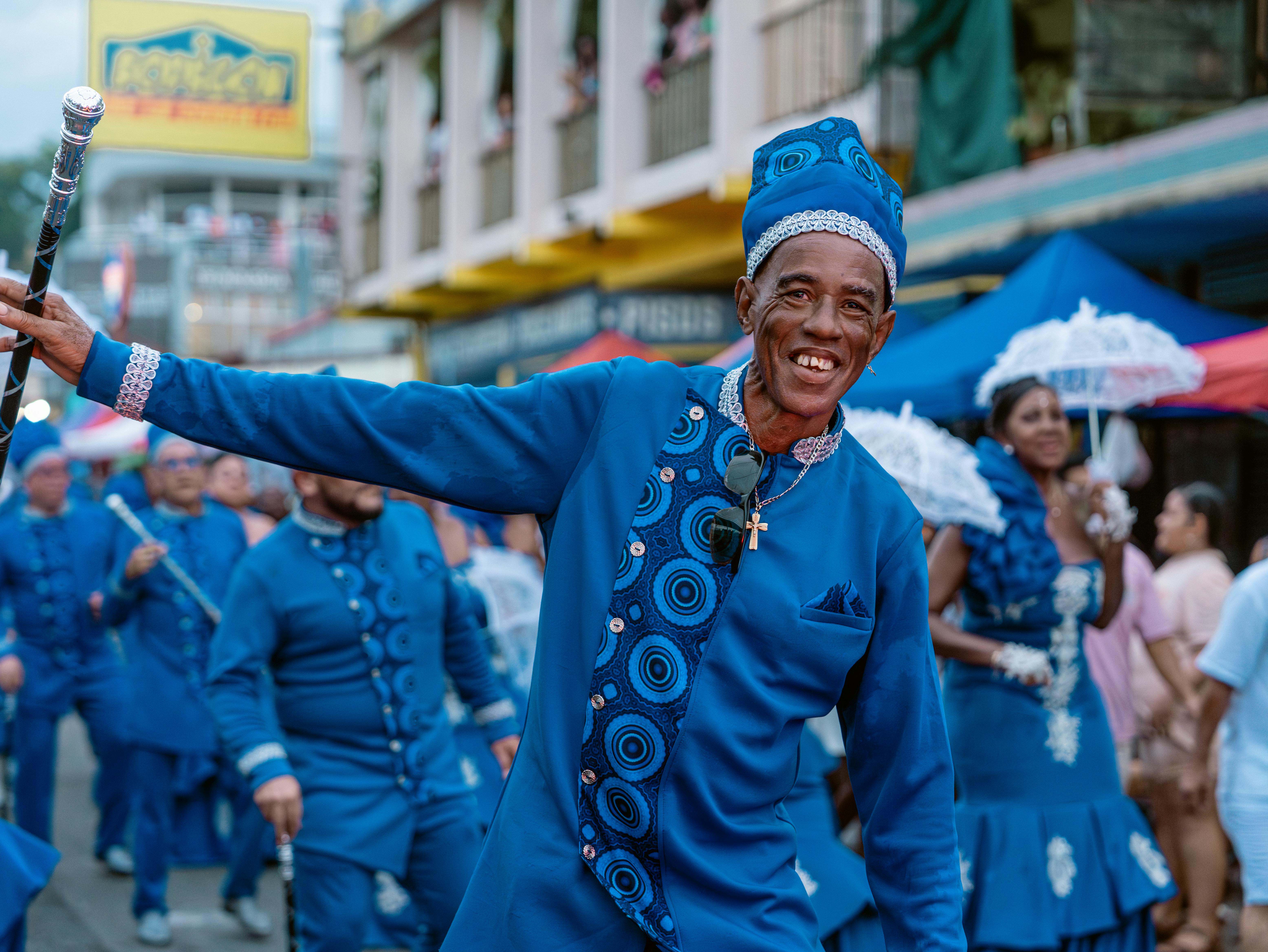 Grand Gala Parade 2024 en Limón · Free Stock Photo