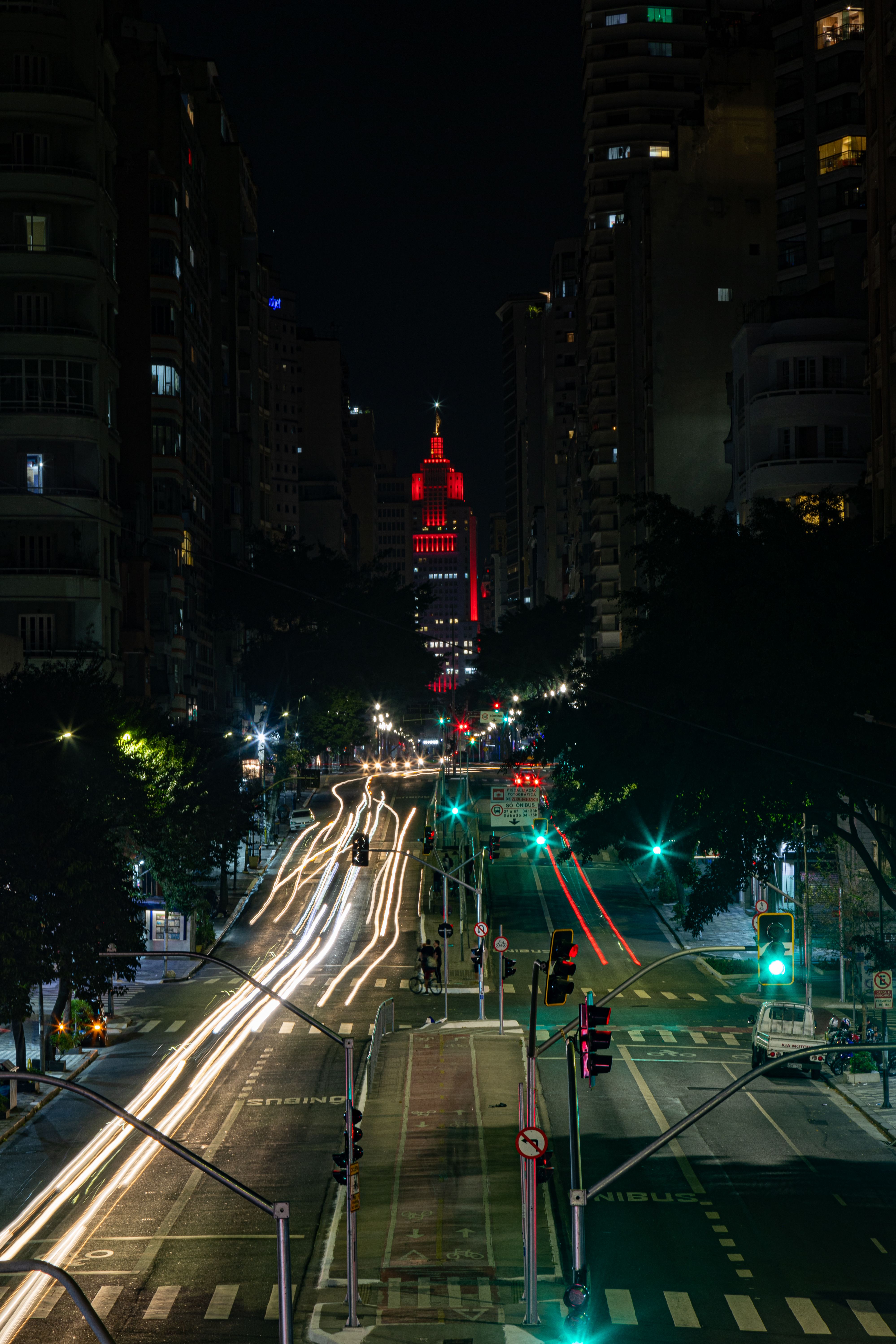 Paisagem Noturna Vibrante Da Avenida Paulista, São Paulo · Foto ...