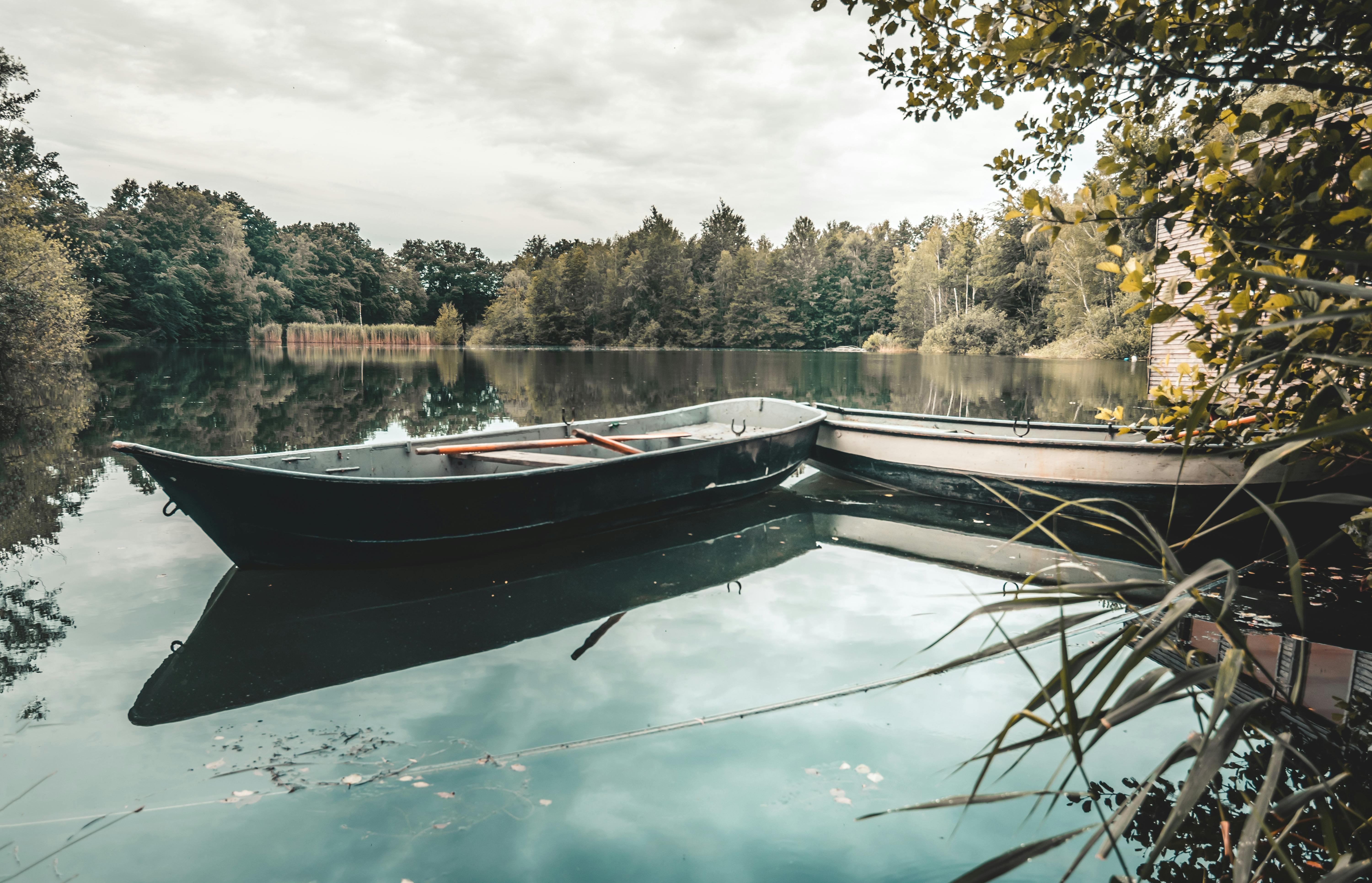 ruhig liegt es da · Free Stock Photo