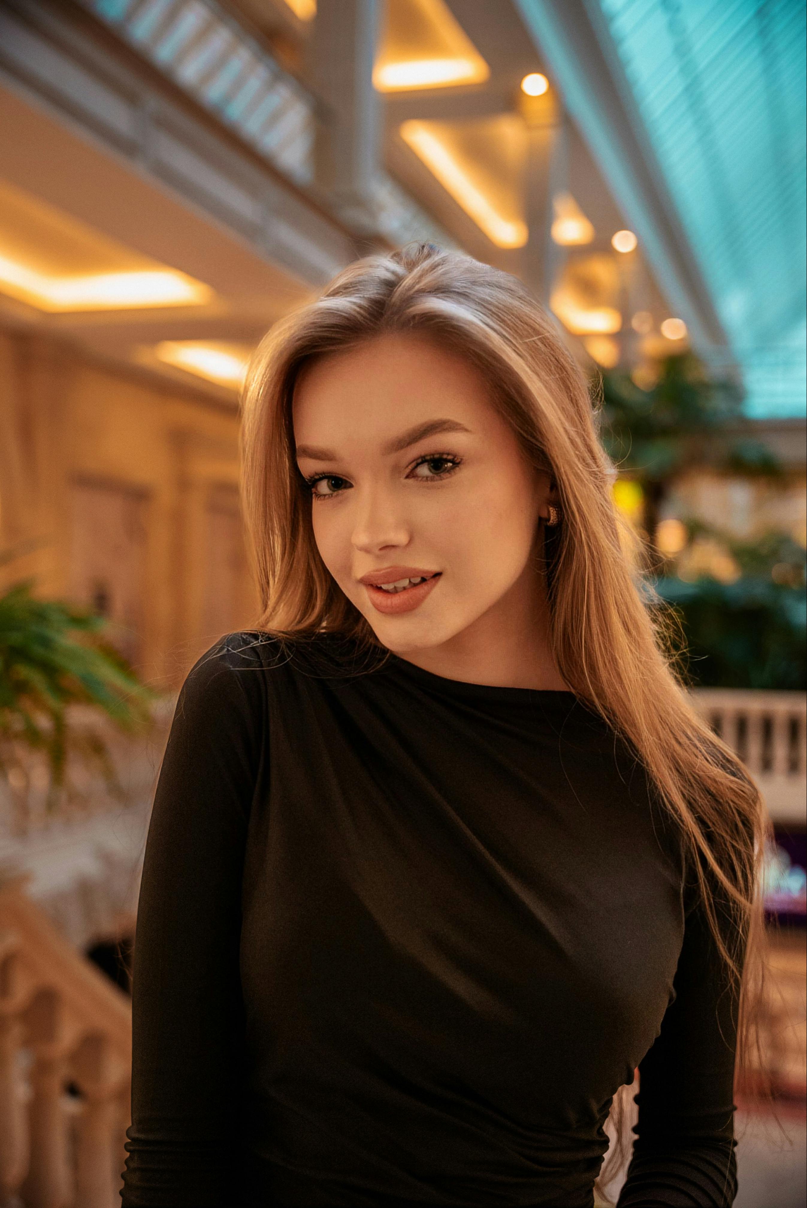 Posed Picture Photos, Download The BEST Free Posed Picture Stock Photos ...