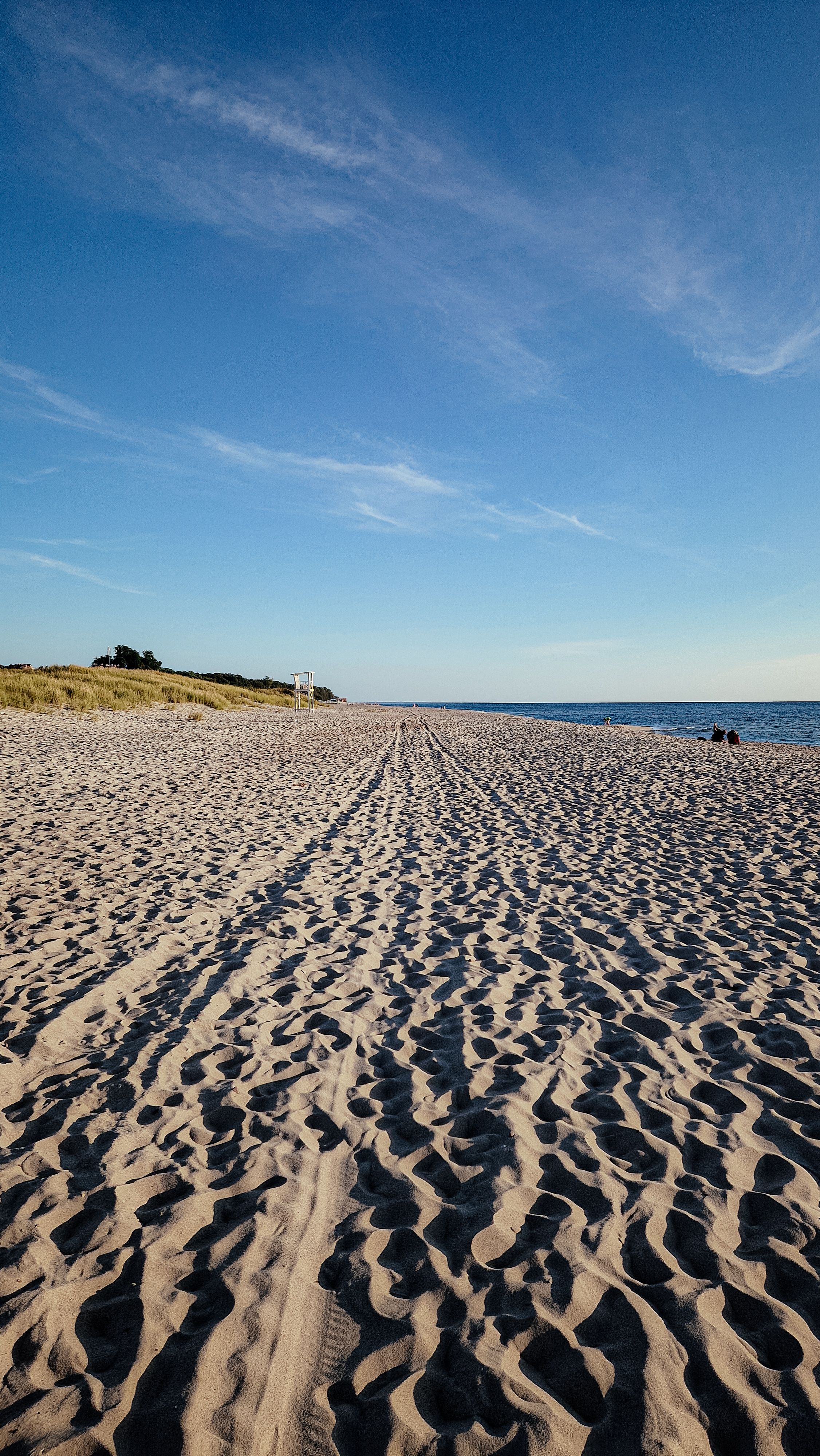 Empty Wide Sandy Beach · Free Stock Photo