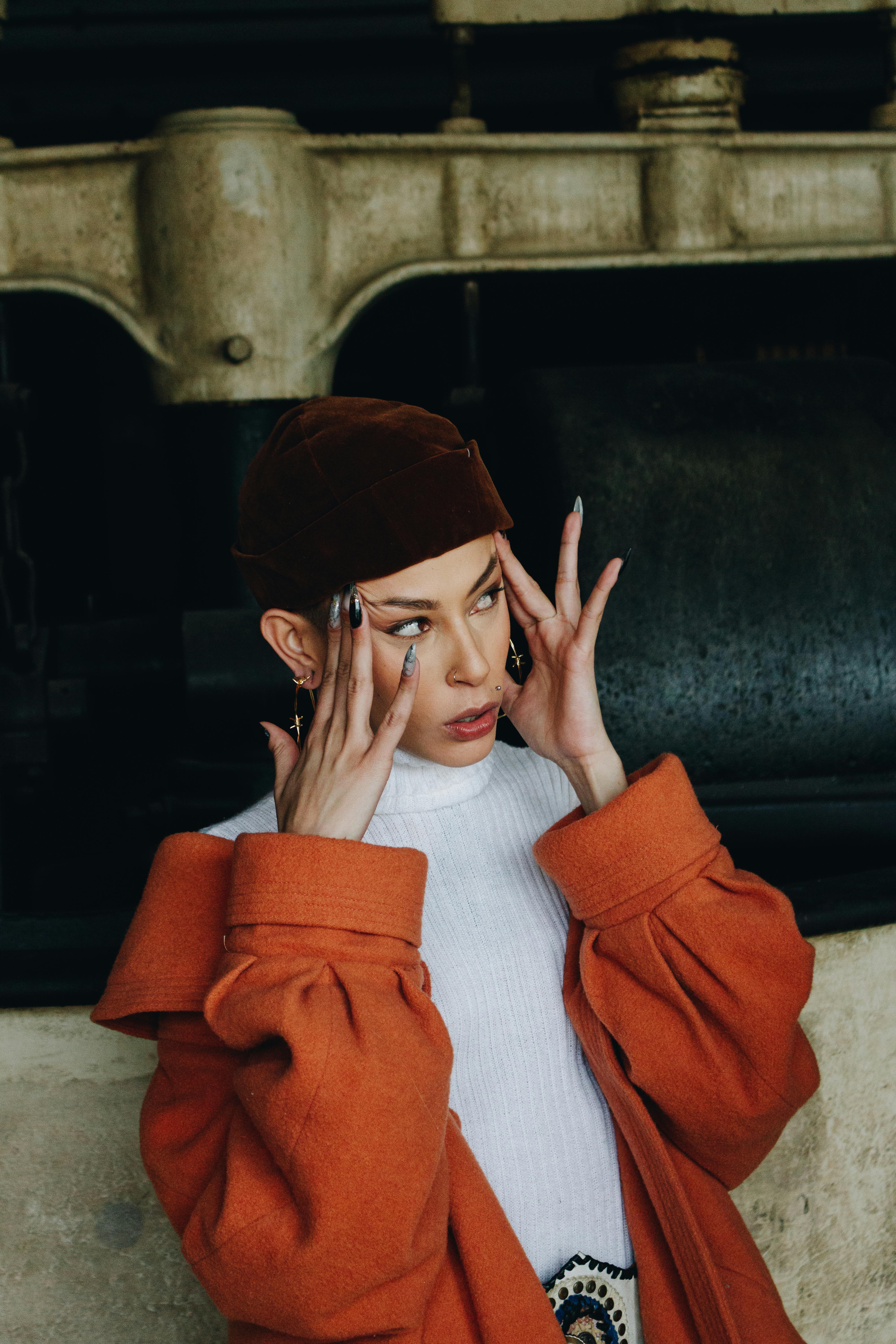 Eye Catching Poses Photos, Download The BEST Free Eye Catching Poses ...