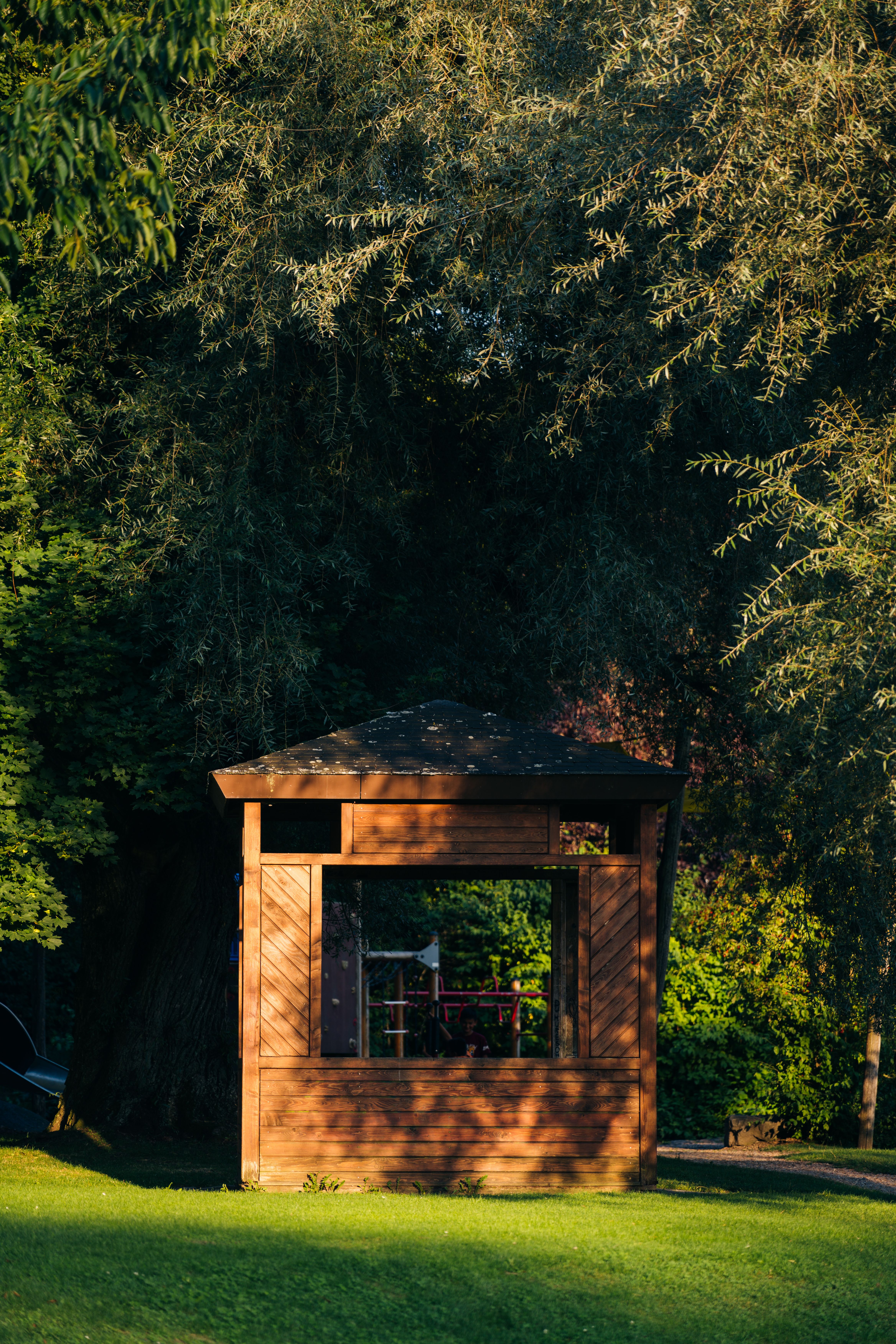 Little Wooden House among Trees in a Garden · Free Stock Photo