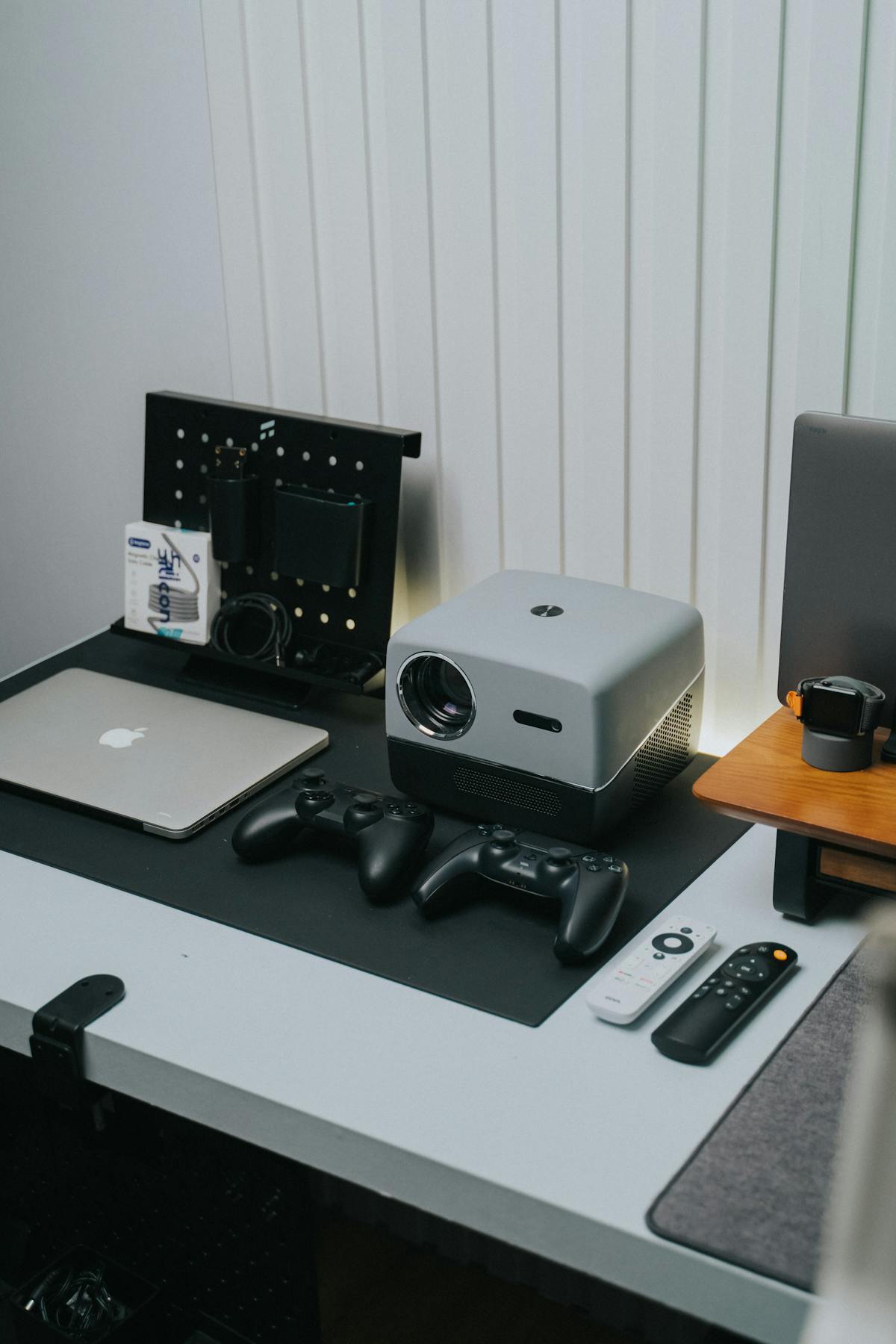 Electronics Projector Photos, Download The BEST Free Electronics ...