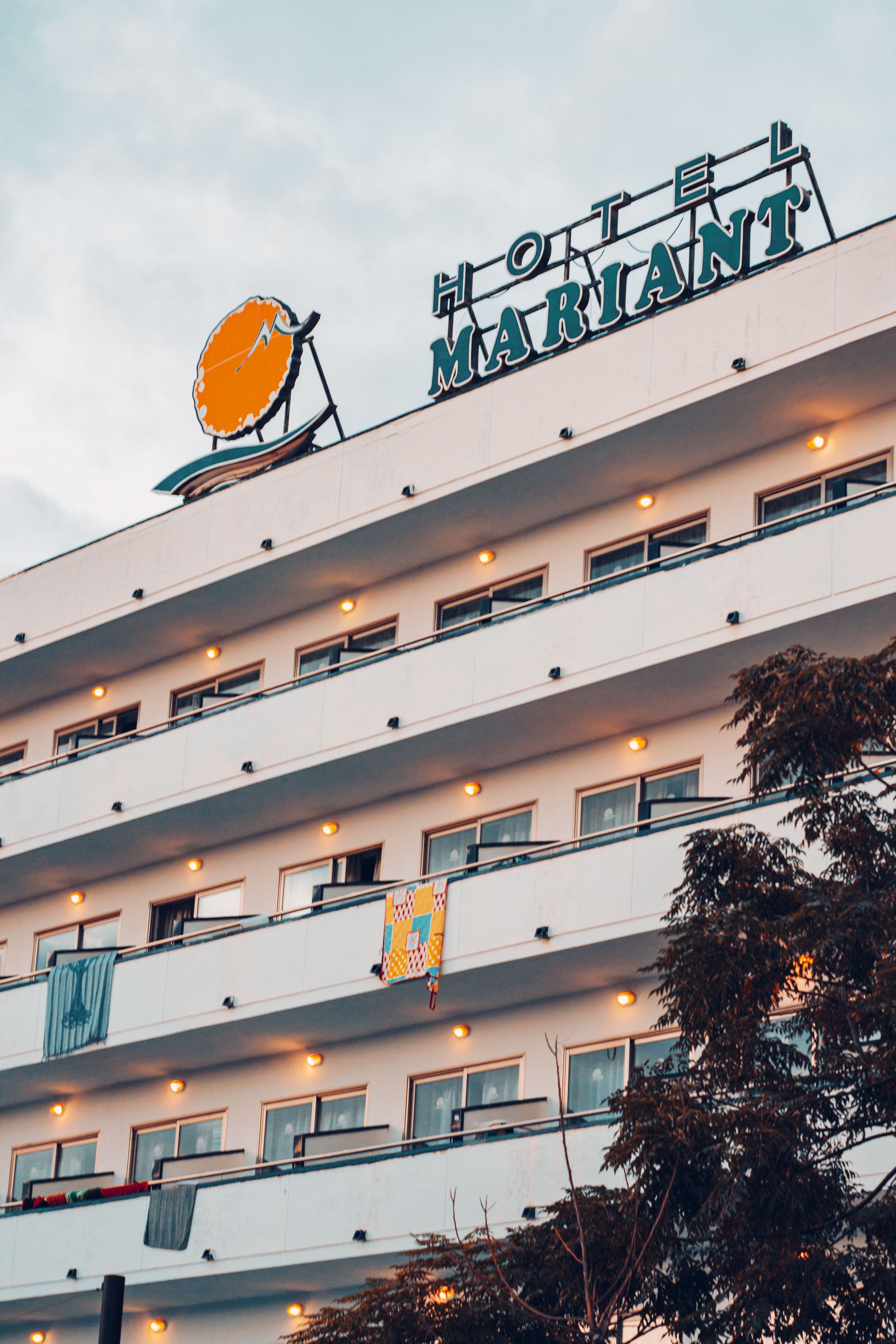 Hotel Mariant in IB, Spain at Dusk · Free Stock Photo