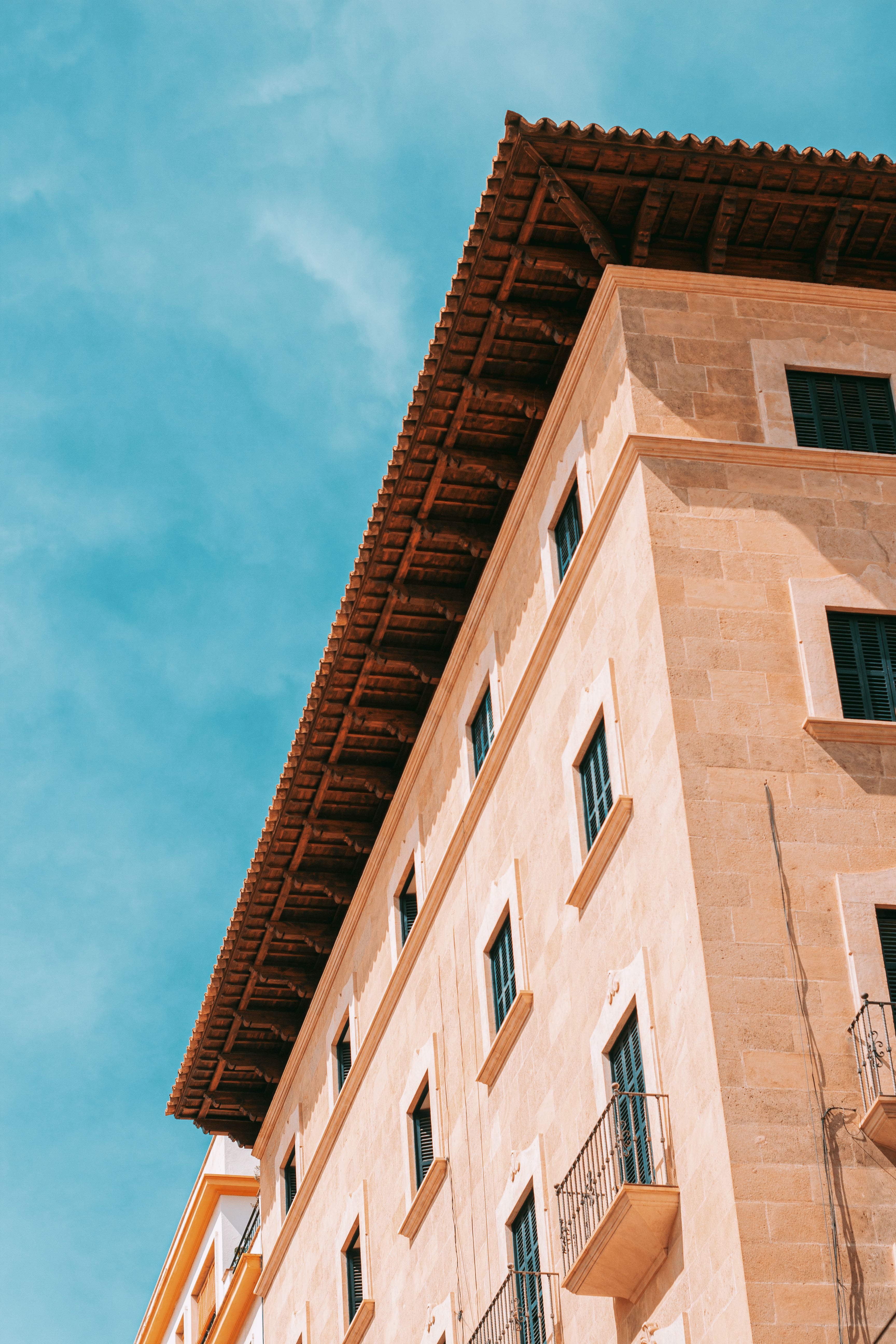 Sunny Architectural View in Palma de Mallorca · Free Stock Photo