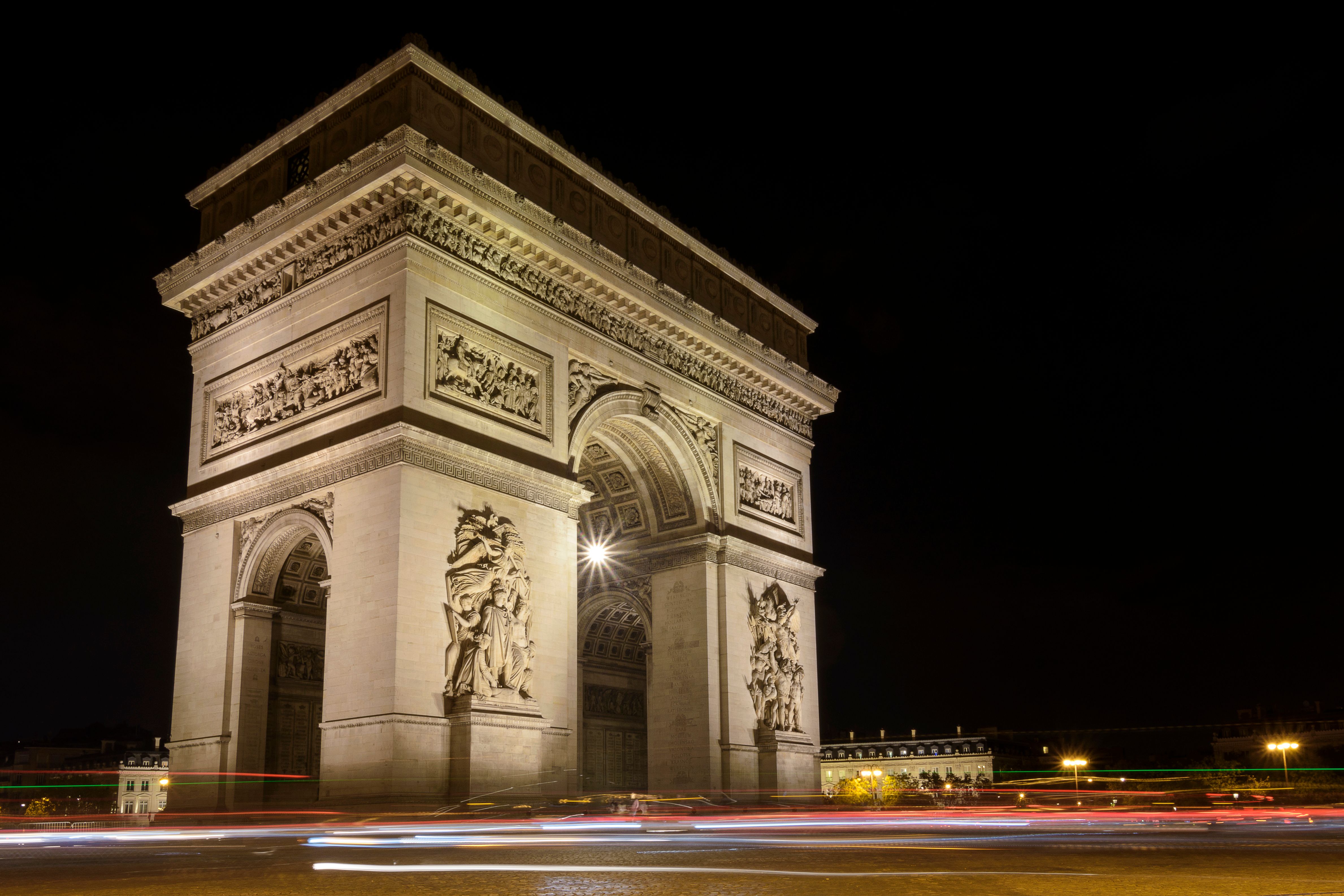 Stunning Night View of Arc de Triomphe in Paris · Free Stock Photo