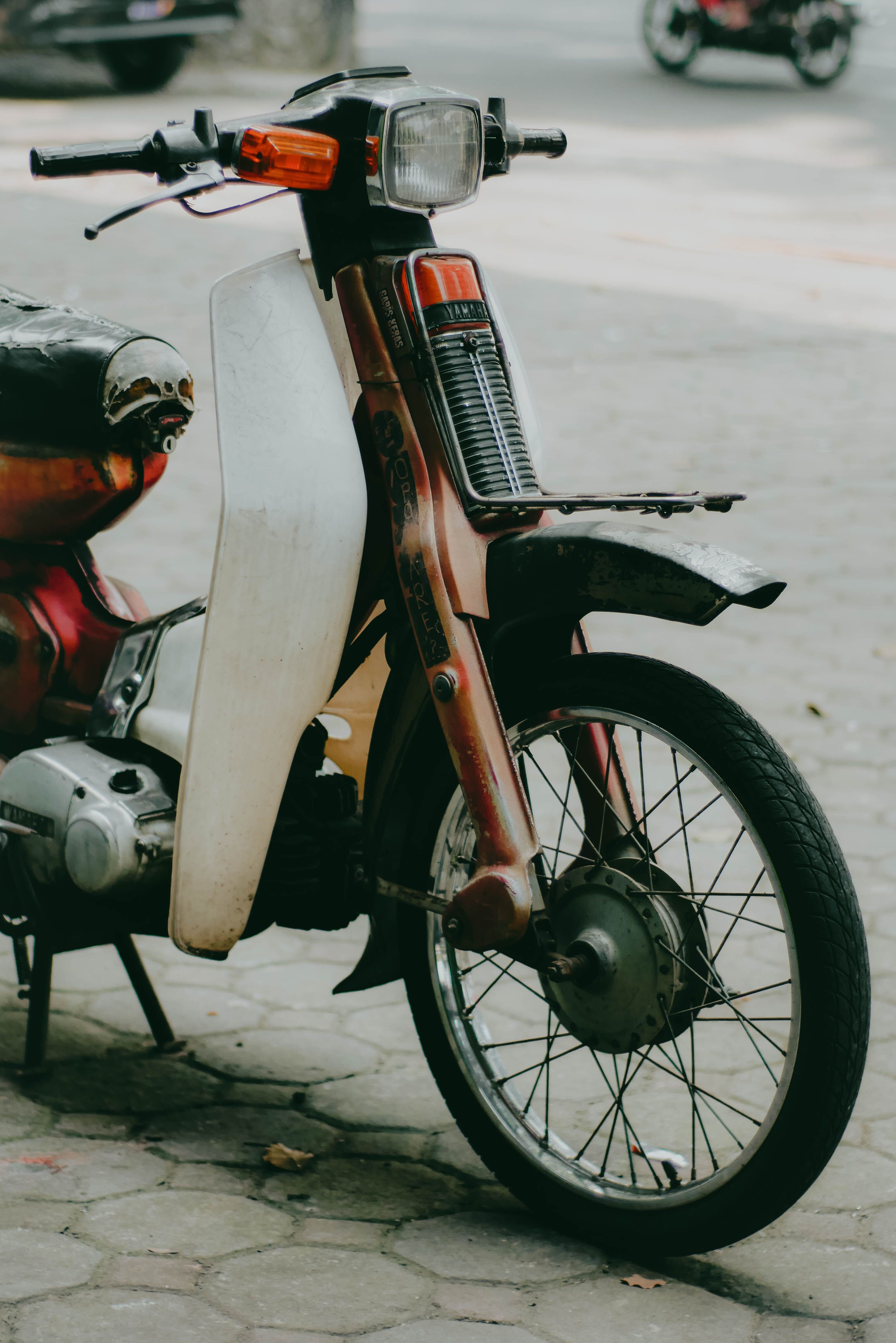 Motor Jadul Yang Masih Layak Pakai · Foto Stok Gratis