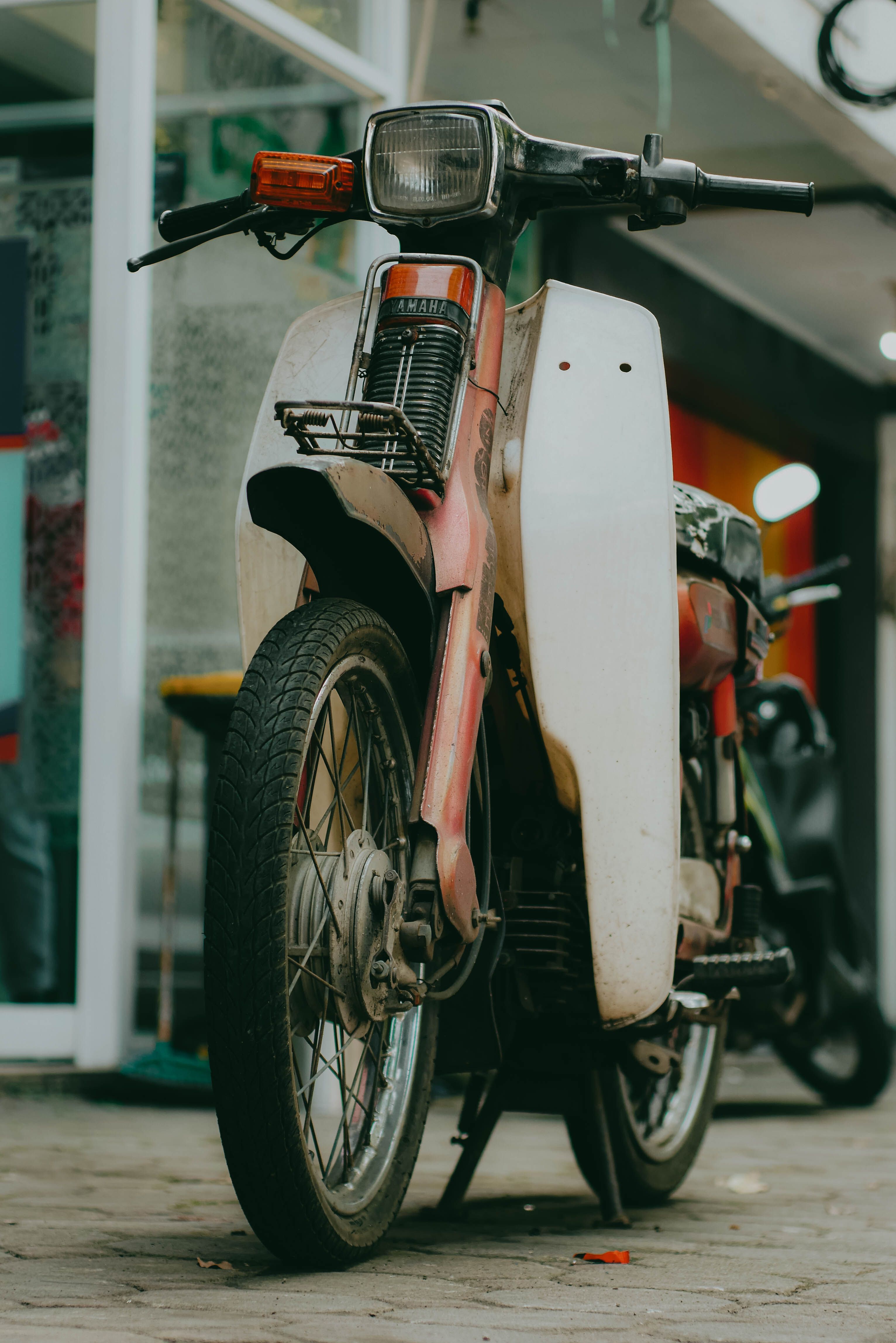 Motor Jadul Yang Masih Layak Pakai · Foto Stok Gratis