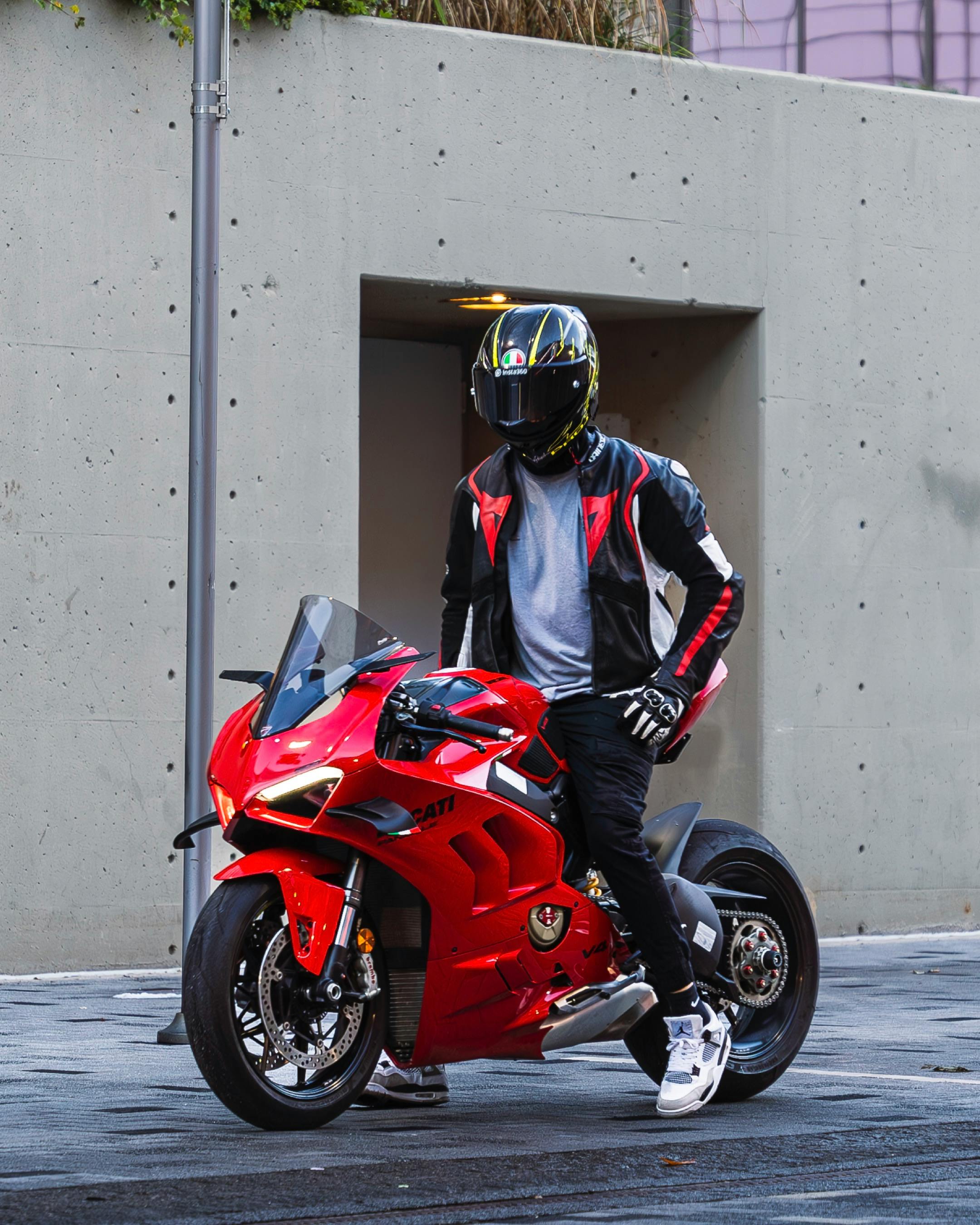 Riding Ducati With Cool Style Photos, Download The BEST Free Riding ...