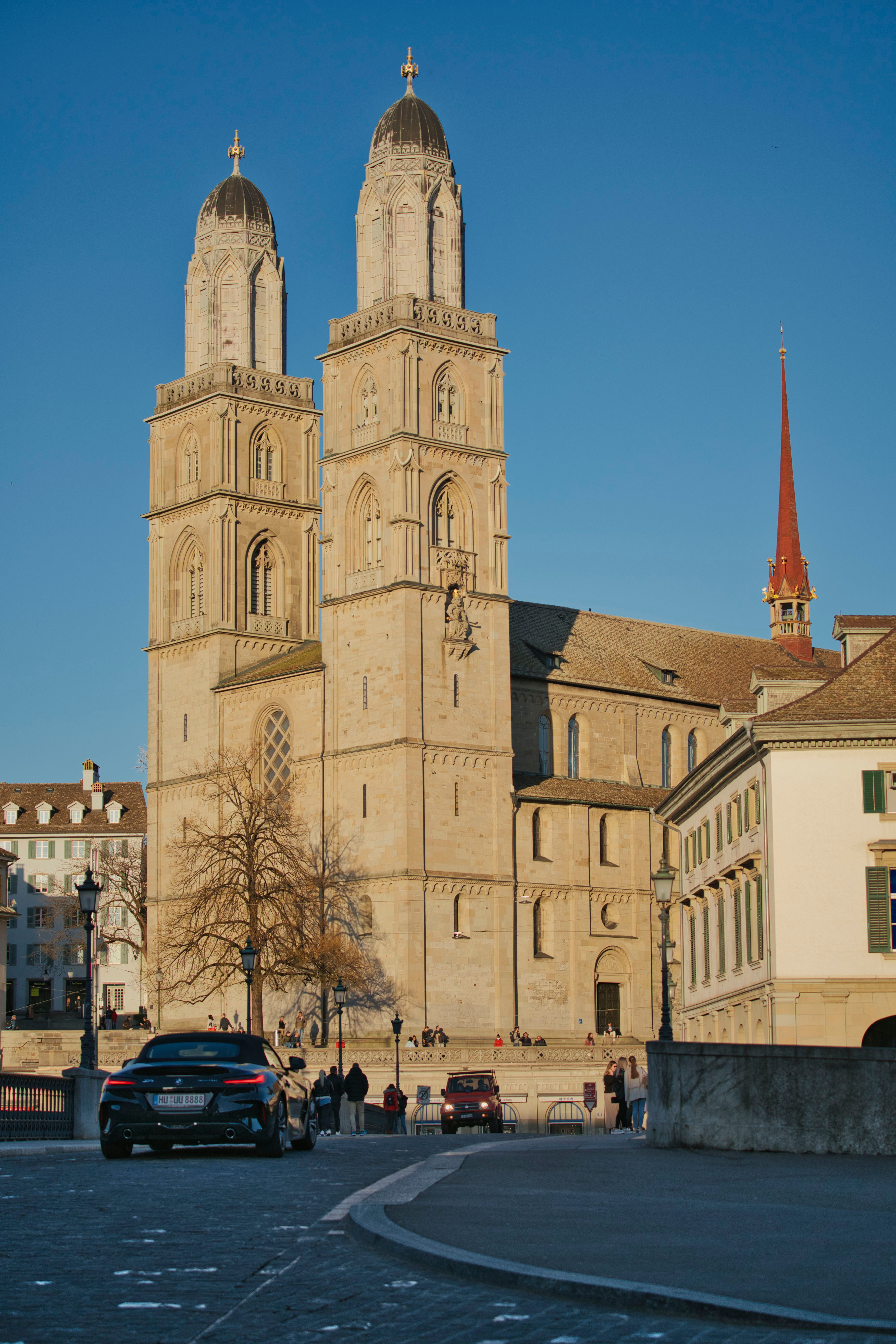 Protestant Church in Zurich in Sunlight · Free Stock Photo