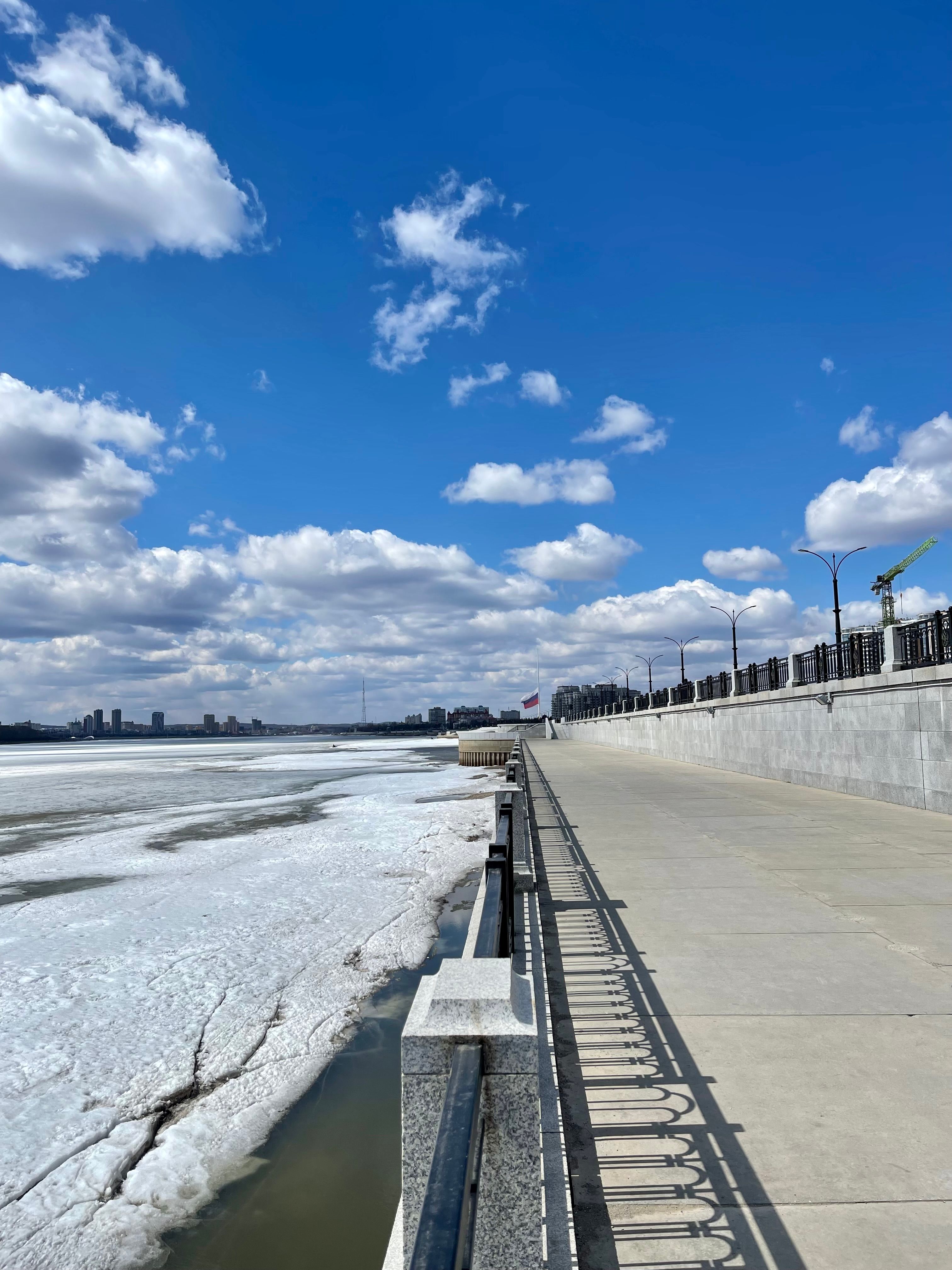 Snow on Sea Shore in City · Free Stock Photo