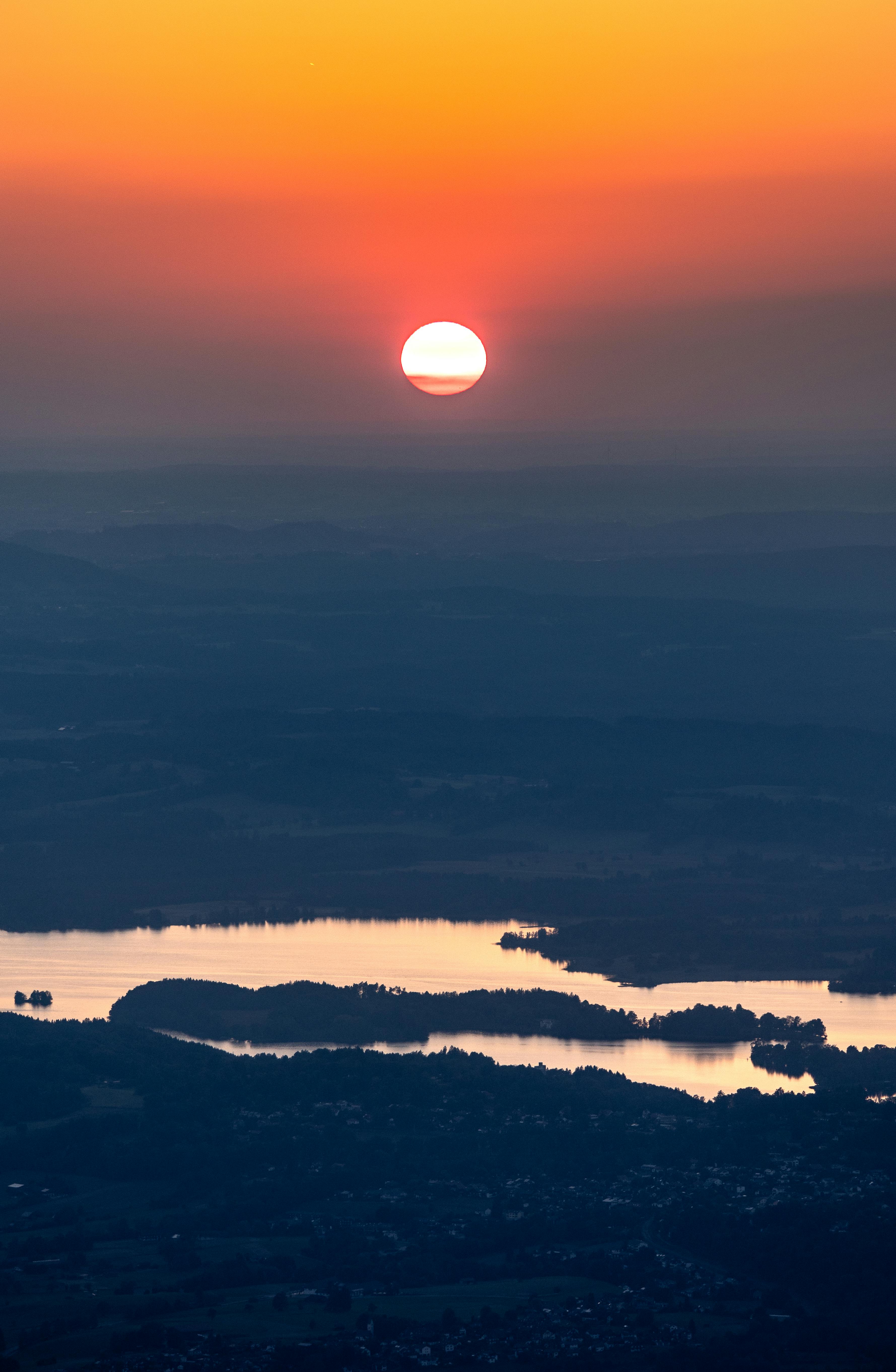 Late Night Sun Is Rising Photos, Download The BEST Free Late Night Sun ...