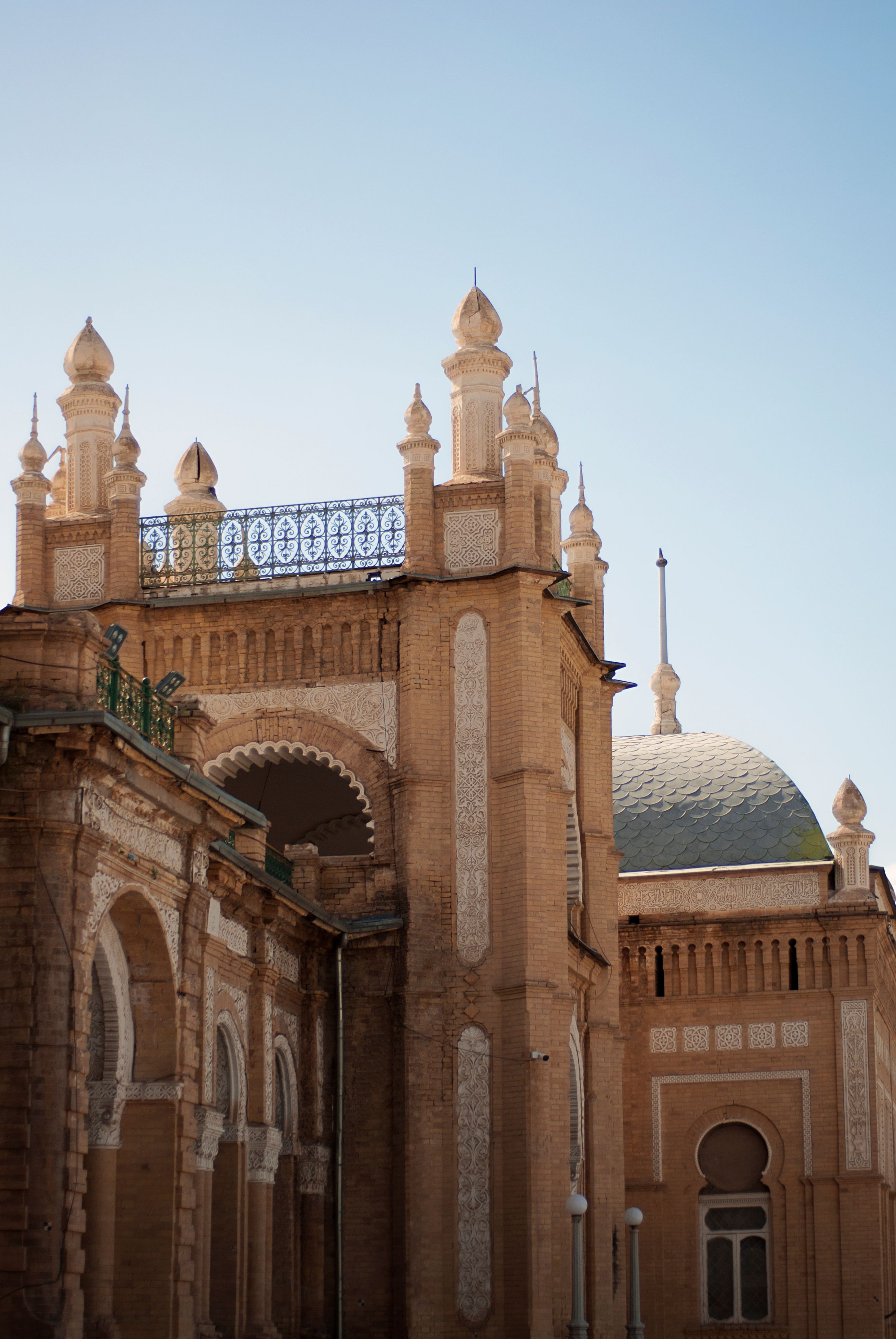 Historic Middle Eastern Architectural Building · Free Stock Photo