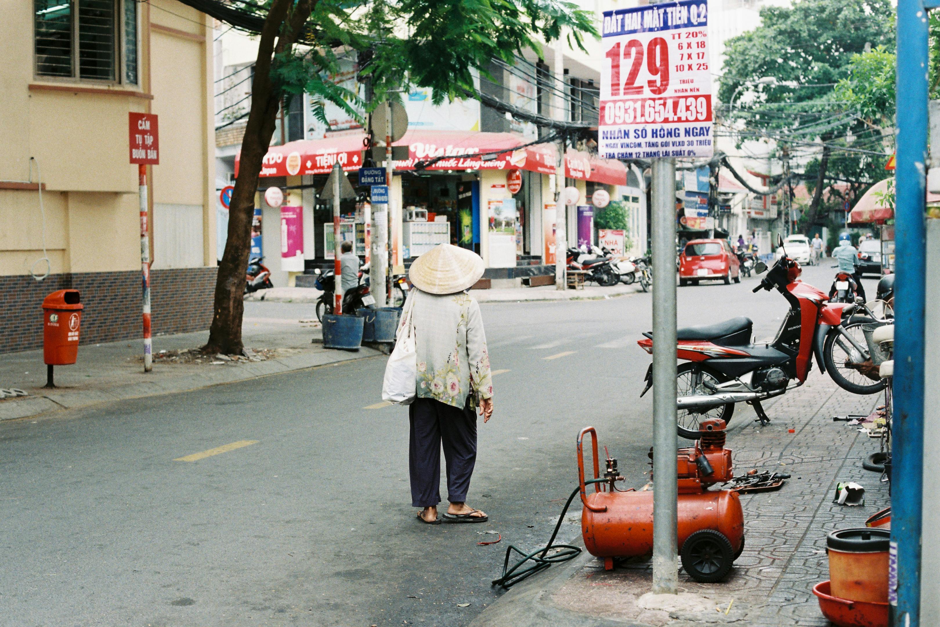 Vietnamese Pavement Photos, Download The BEST Free Vietnamese Pavement ...