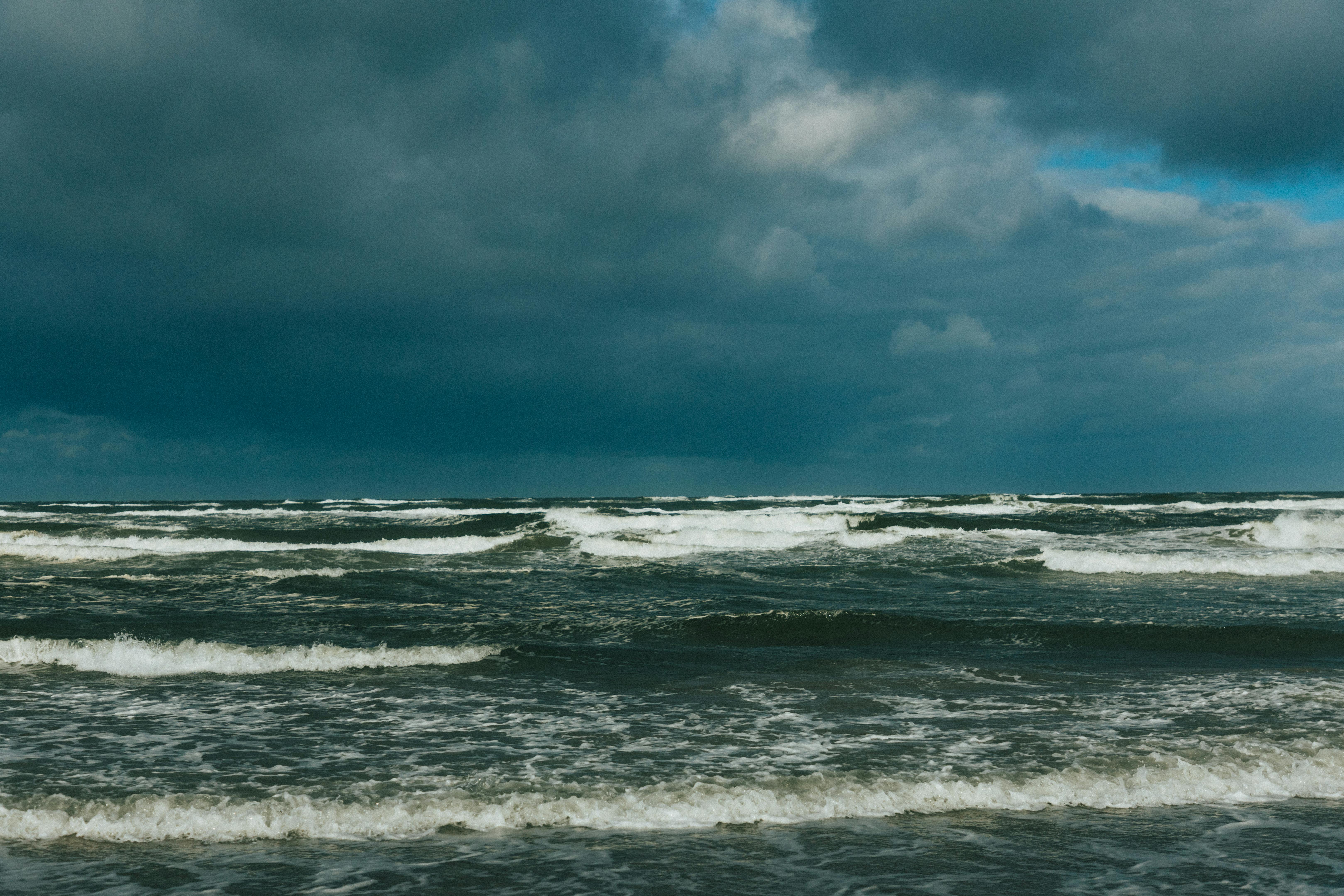 Nordic Ocean Waves · Free Stock Photo