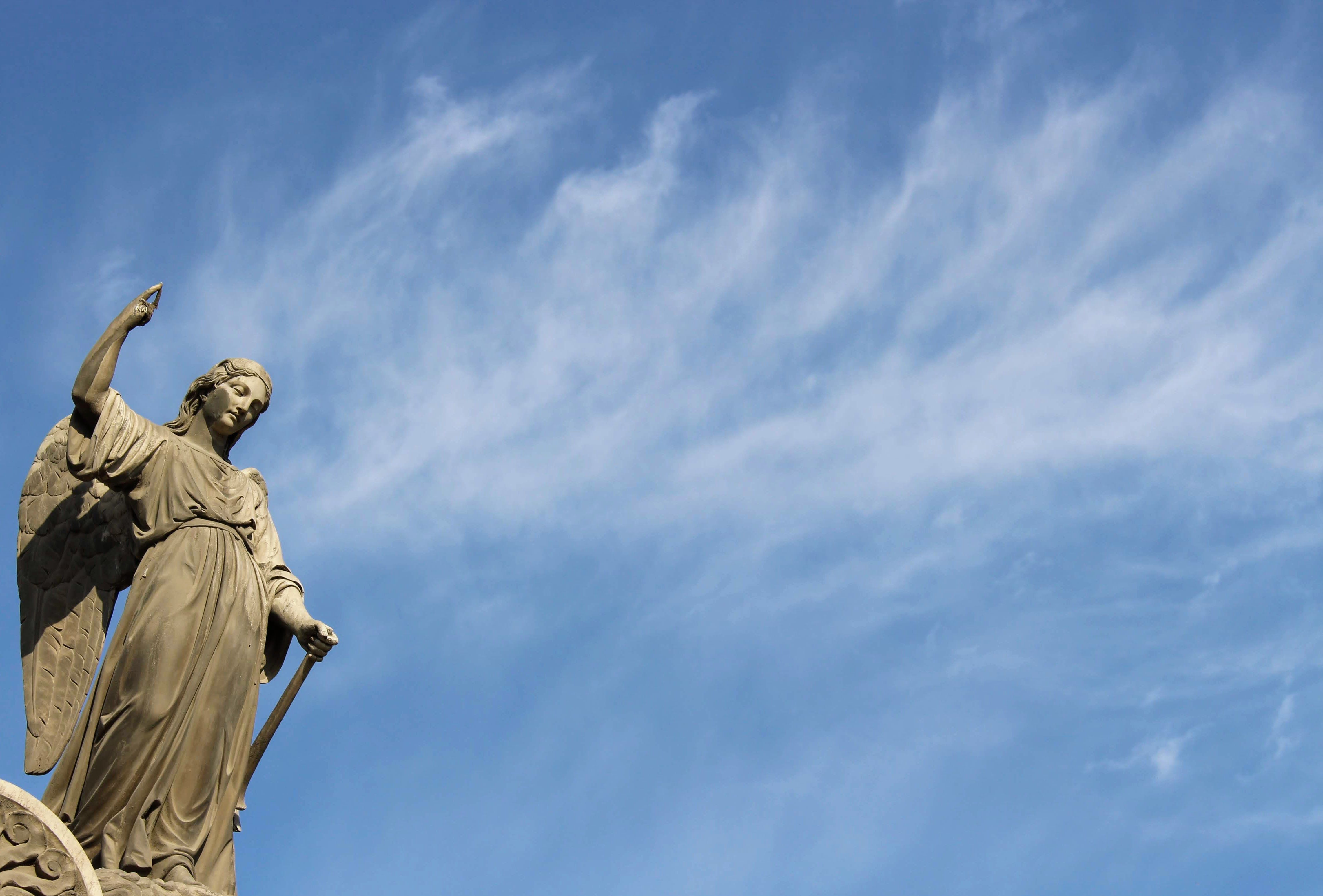 Sculpture of Angel · Free Stock Photo
