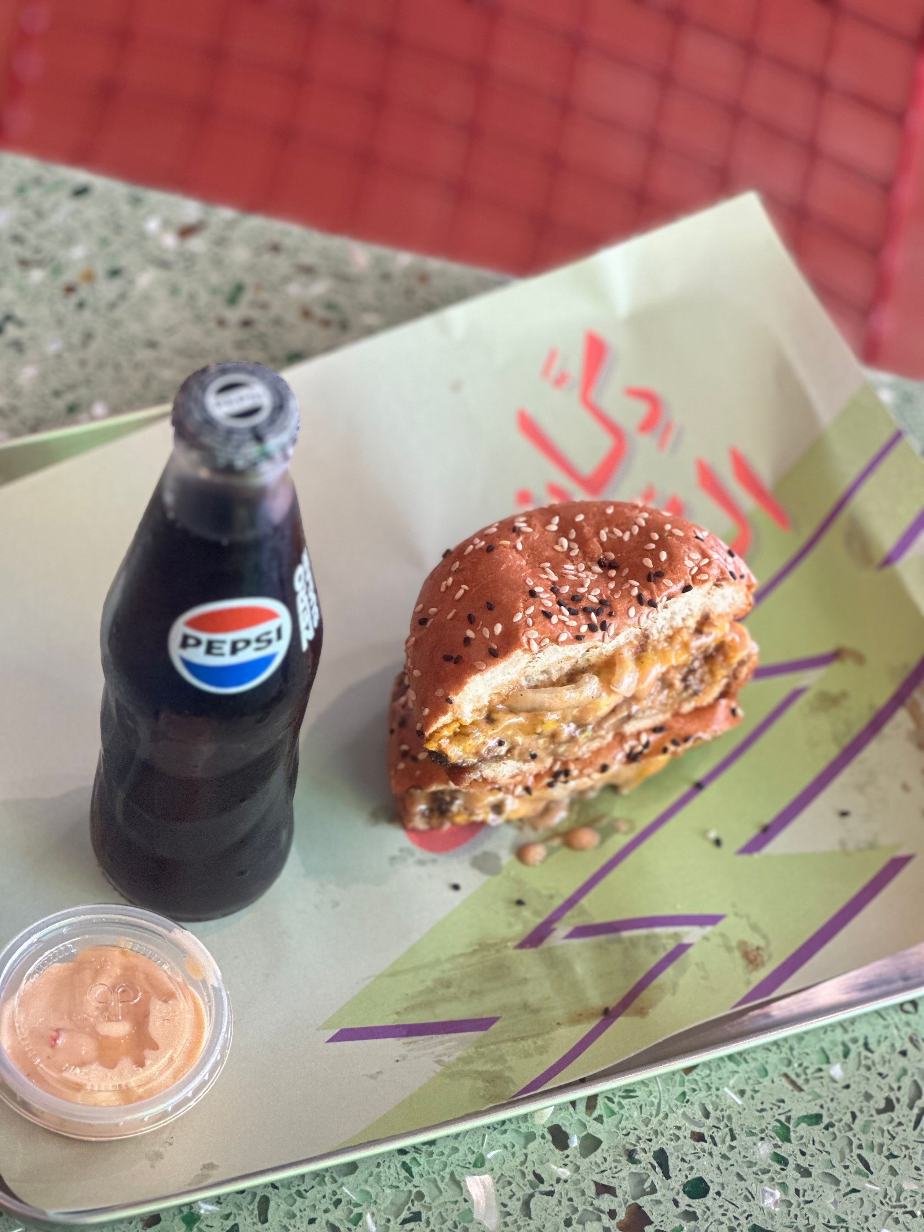 Burger and Pepsi on a Tray · Free Stock Photo