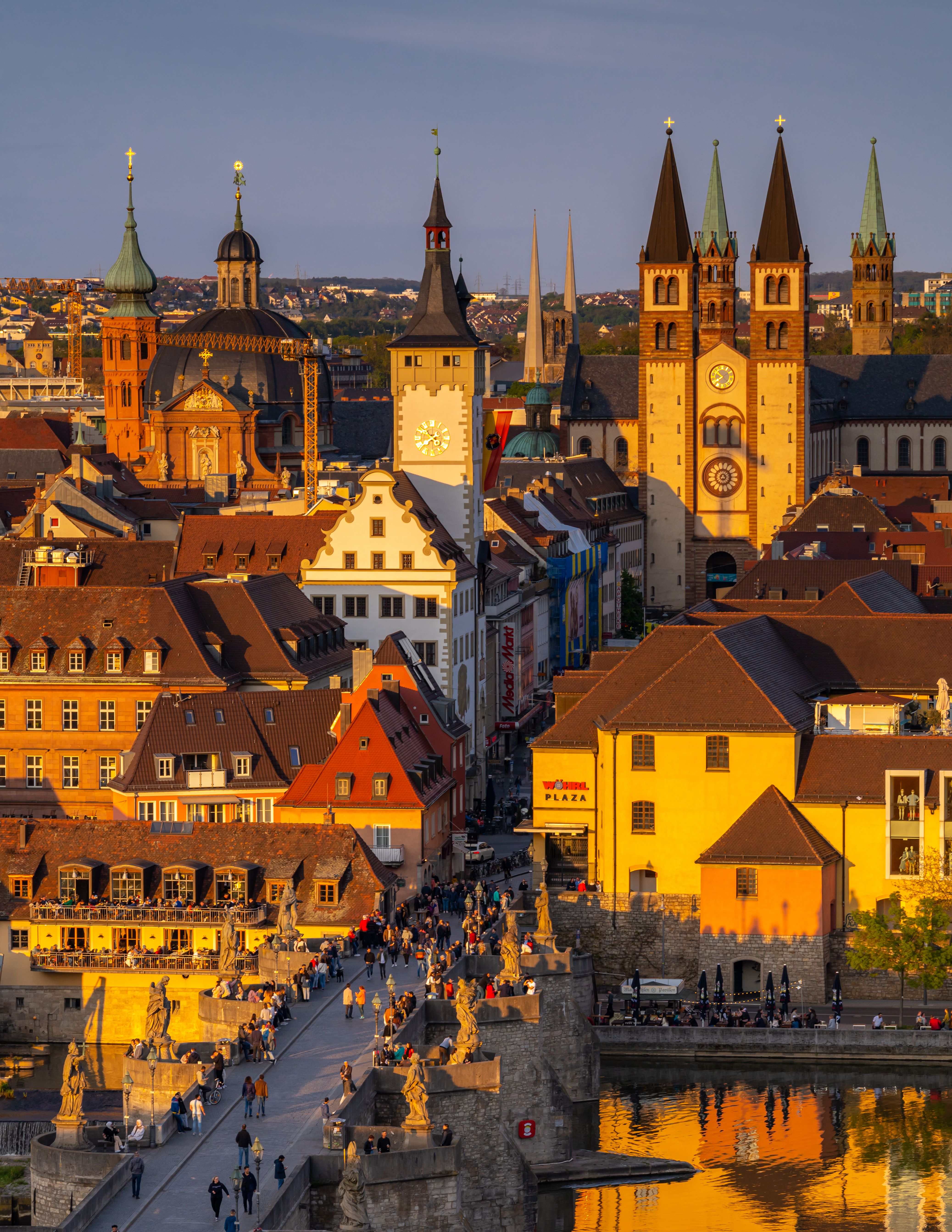 Old Main Bridge Leading to Old Town of Wurzburg in Bavaria, Germany ...