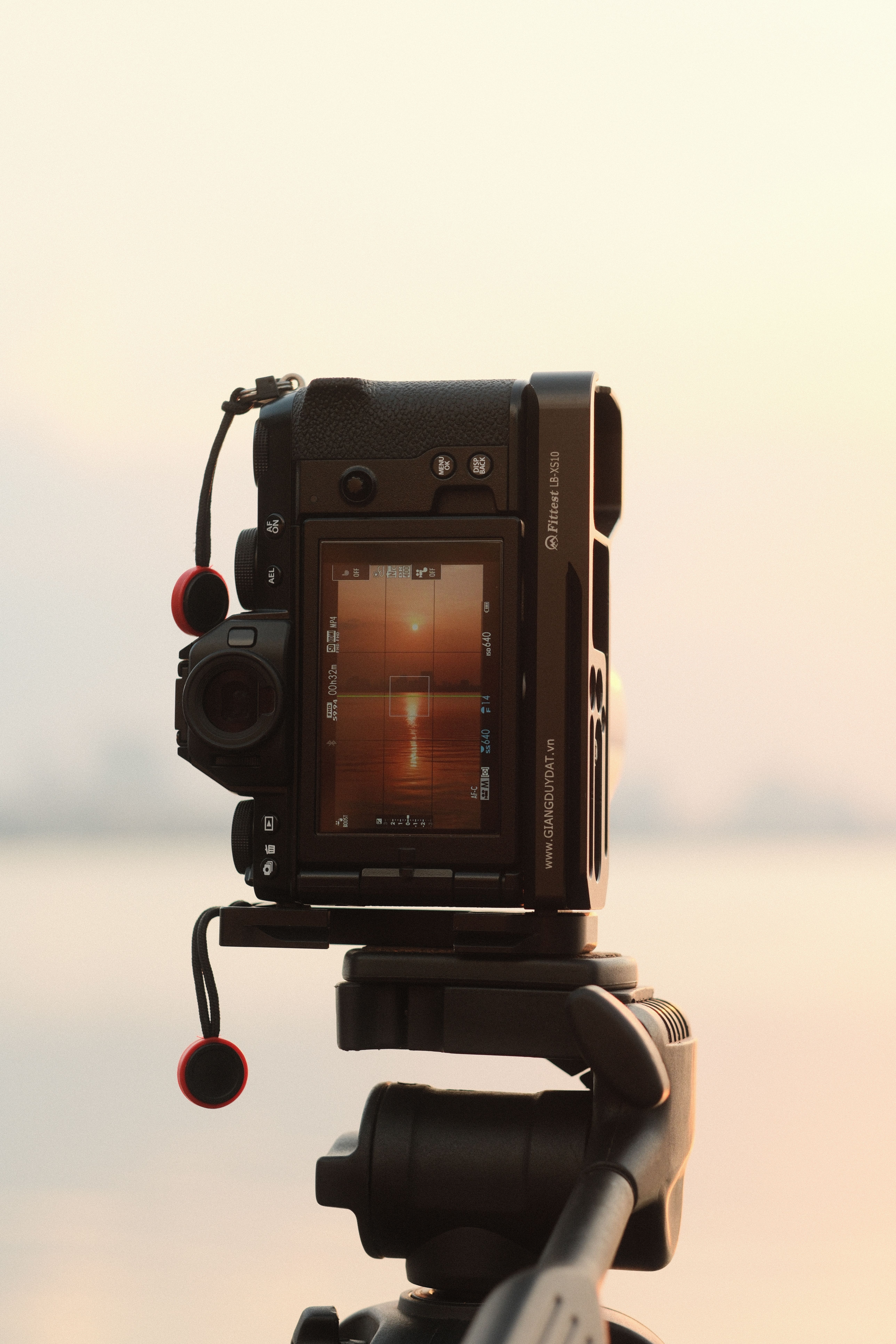 Sea at Sunset on Camera Screen · Free Stock Photo