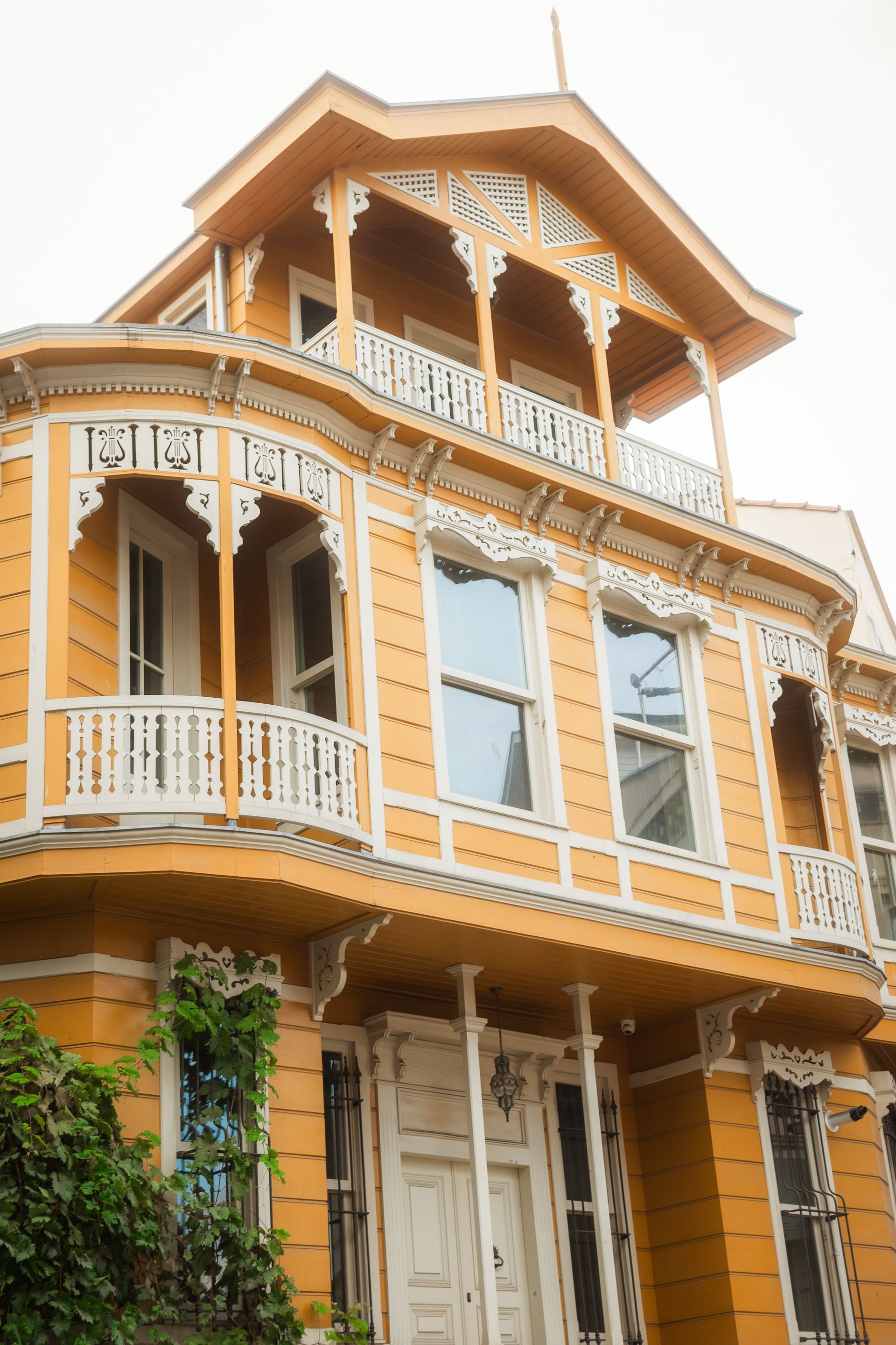 Yellow, Luxury Mansion · Free Stock Photo