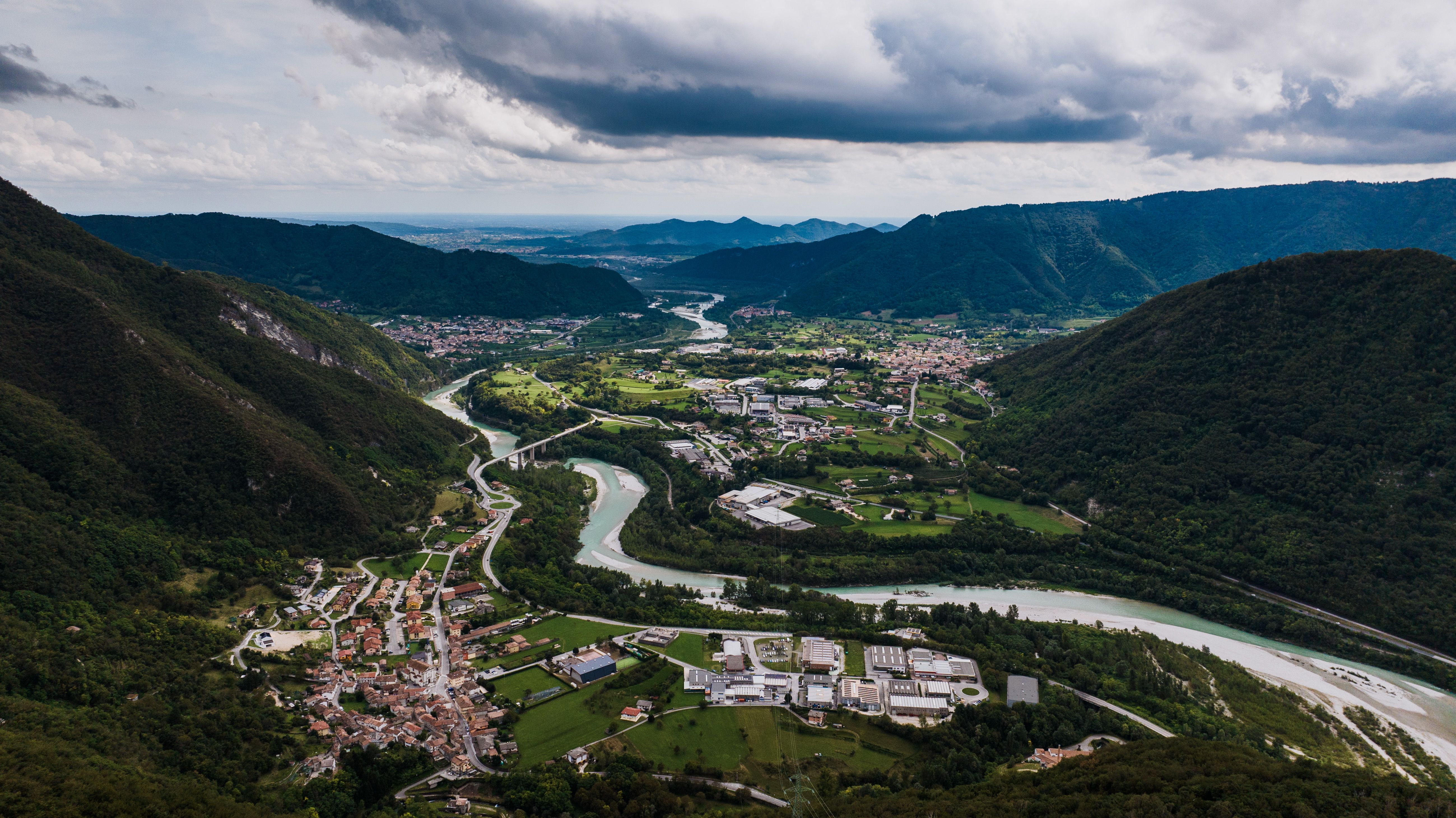 City in Valley · Free Stock Photo