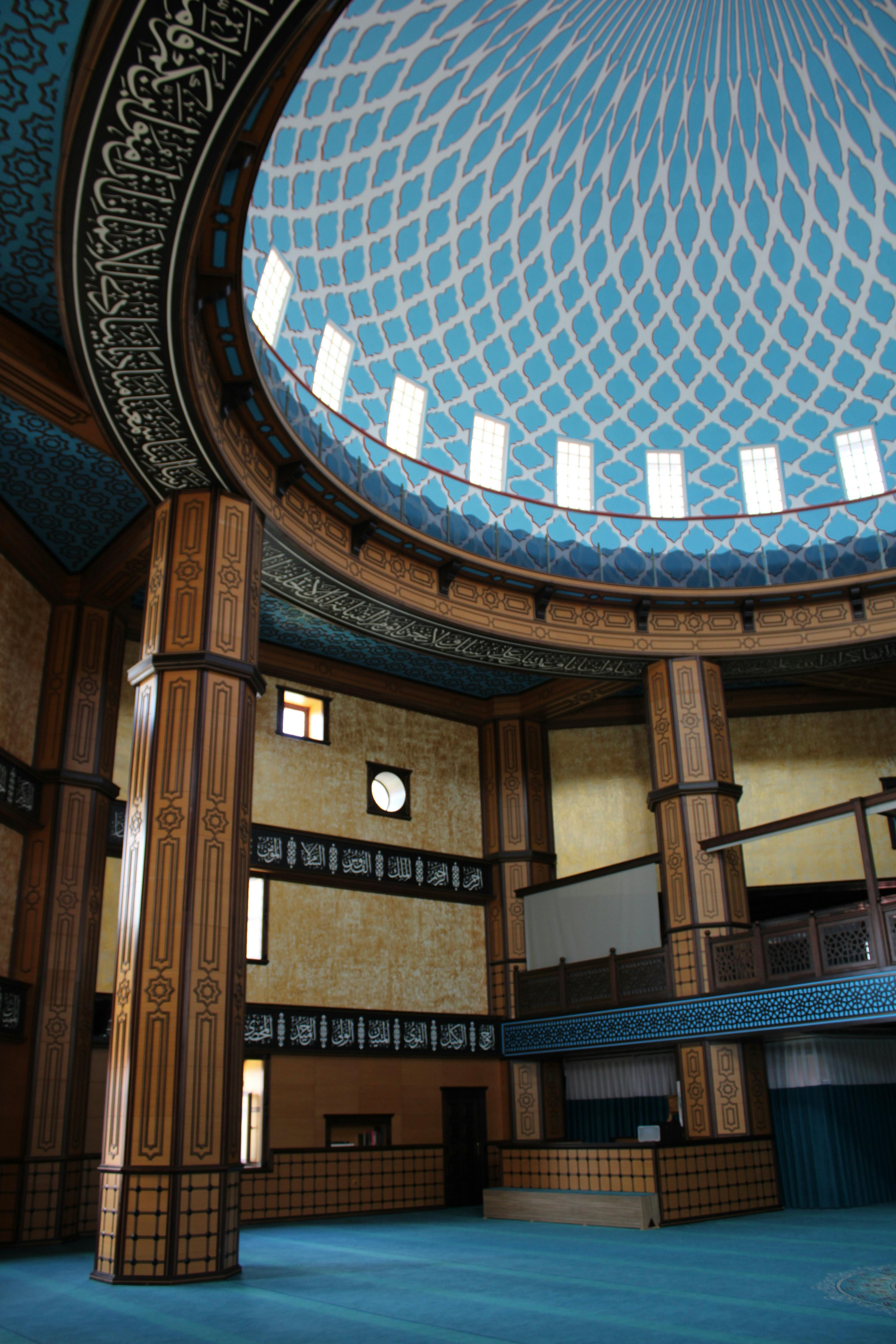 Intricate Interior of Traditional Islamic Mosque Pulpit · Free Stock Photo