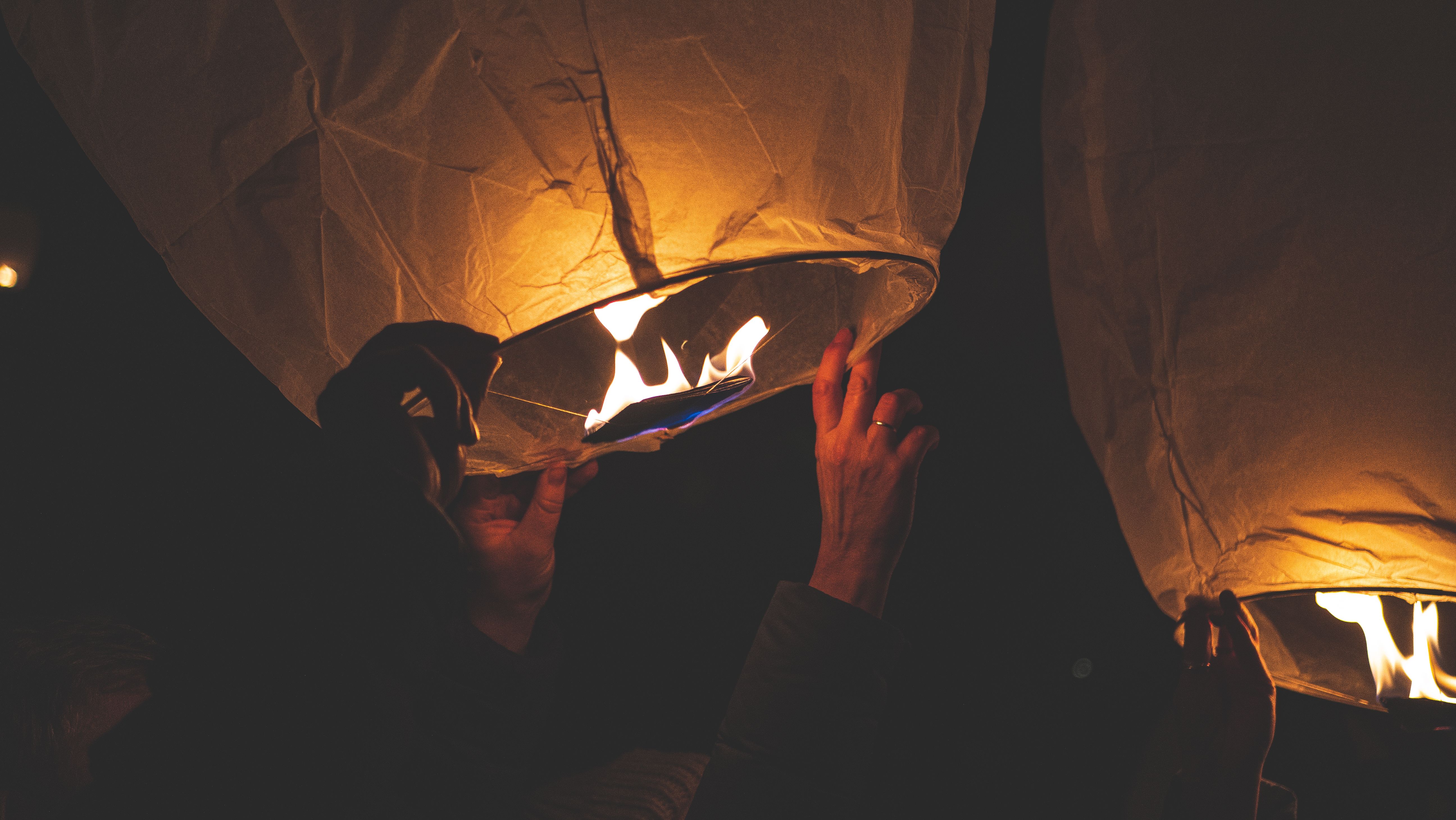 Glowing Paper Lanterns at Night in New Zealand · Free Stock Photo
