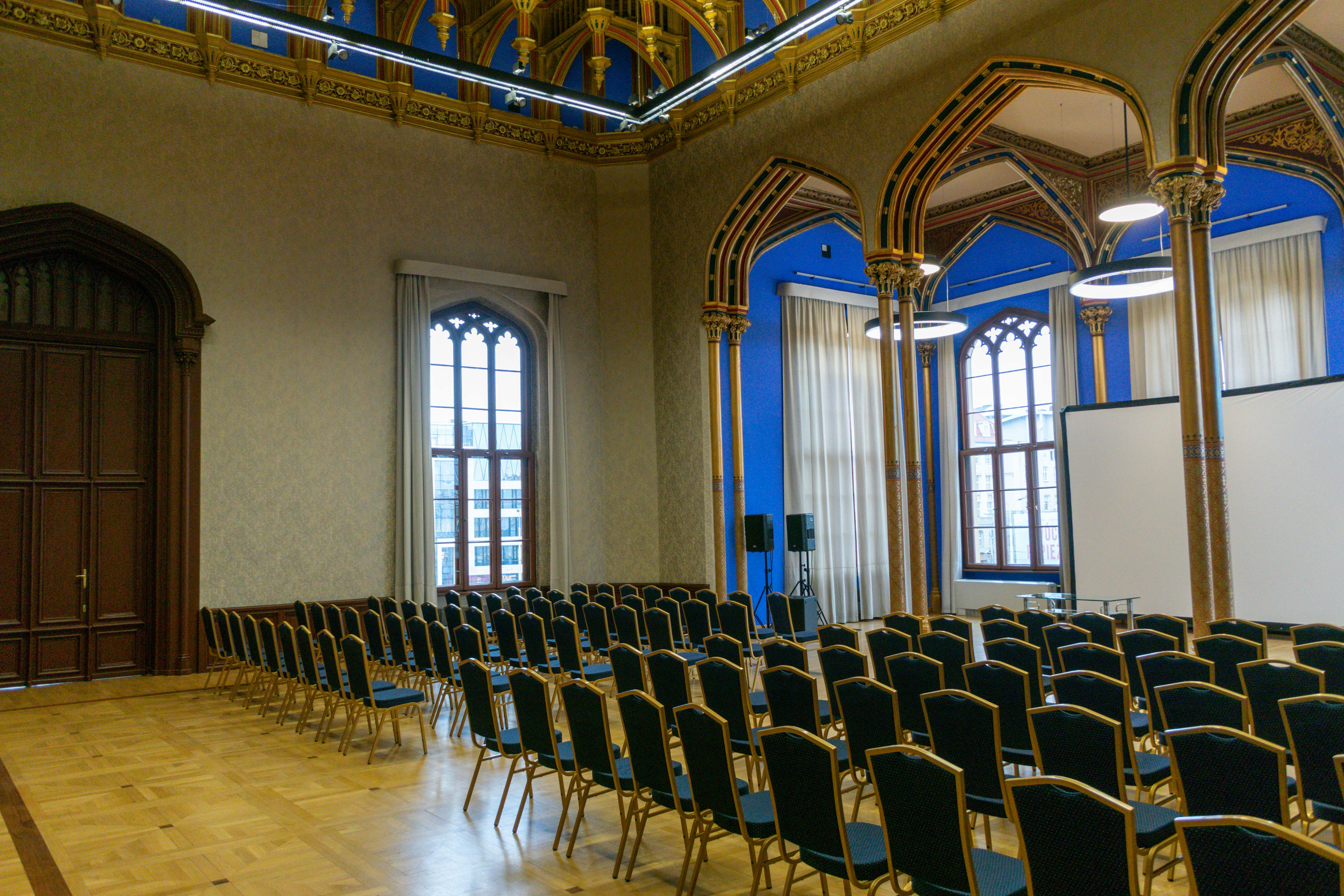 Elegant Lecture Hall with Gothic Architecture in Wrocław · Free Stock Photo