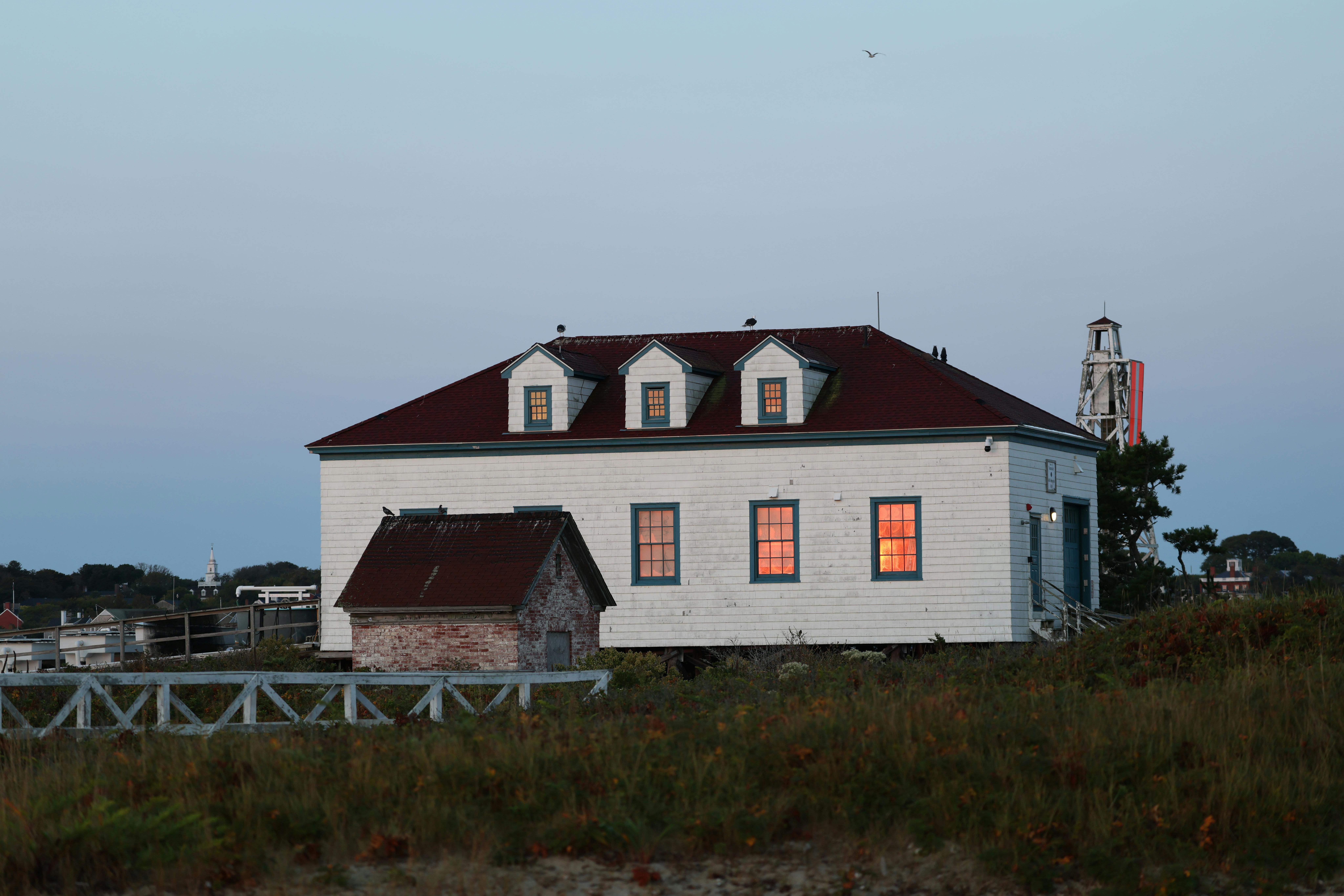 Brant Point Coast Guard Station @ Twilight to Sunrise Lighthouse ...