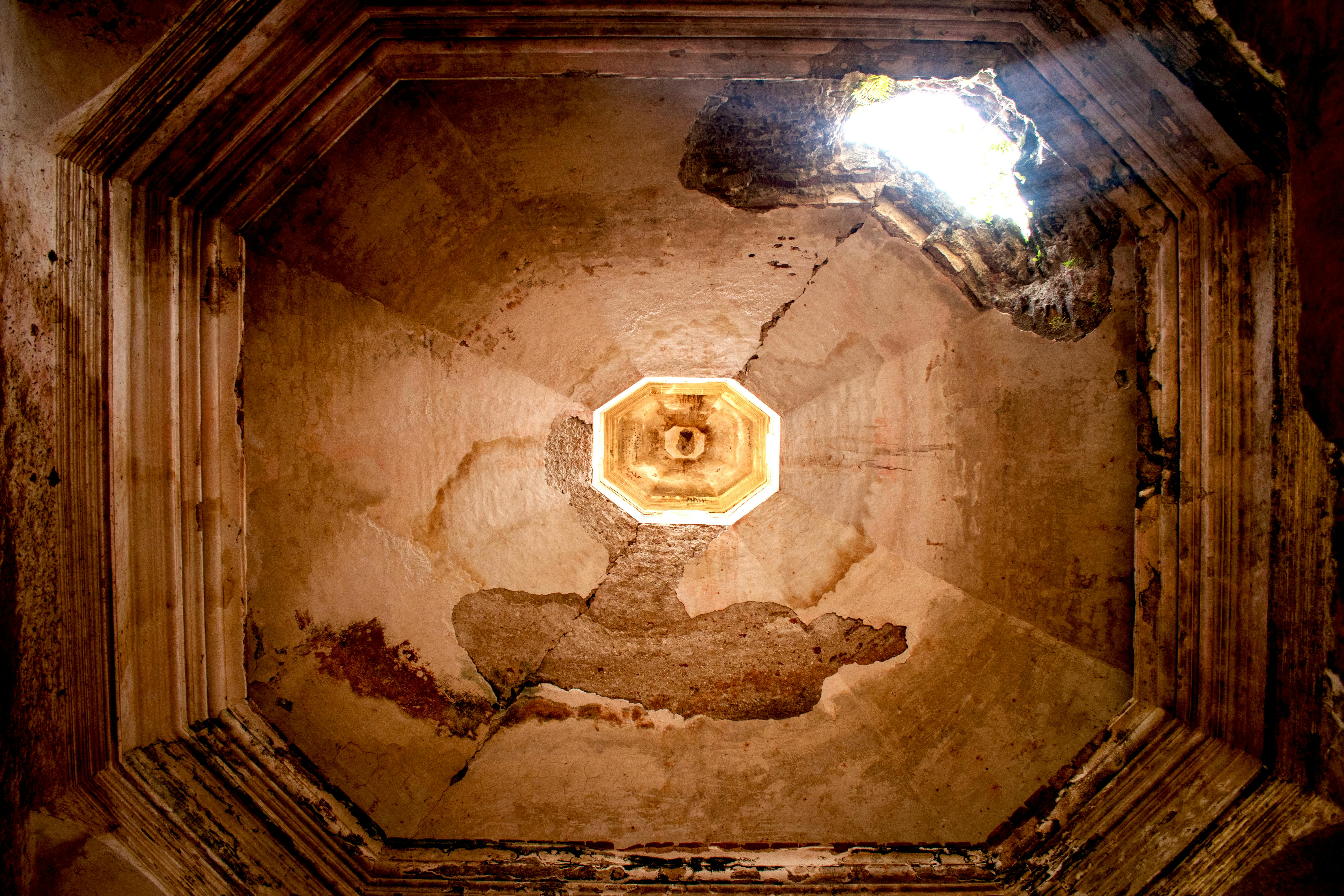 Ancient Ruins Ceiling in Antigua Guatemala · Free Stock Photo