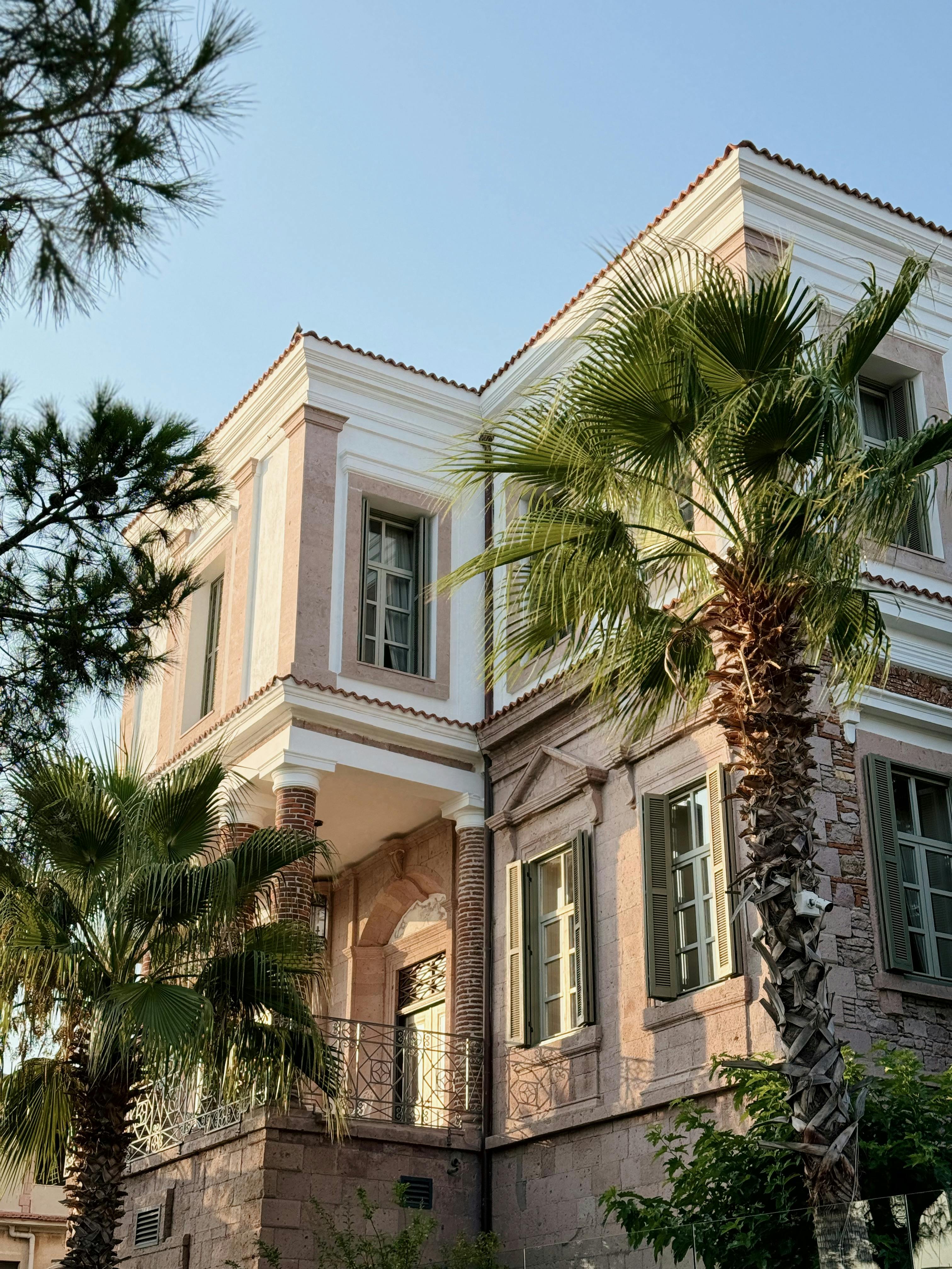 Historic Mansion Amongst Palm Trees in Türkiye · Free Stock Photo