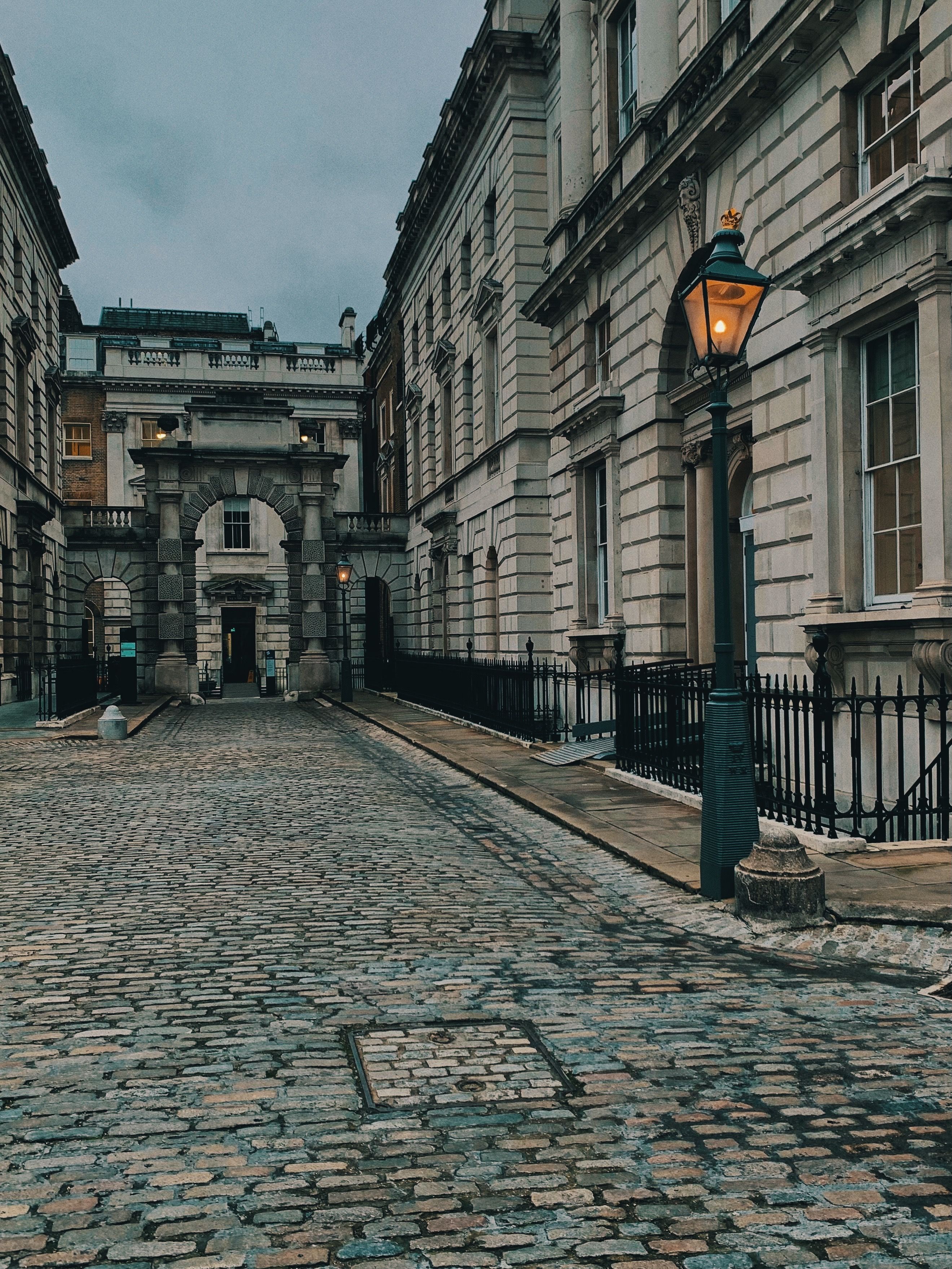 Moody Cobblestone Courtyard in London · Free Stock Photo