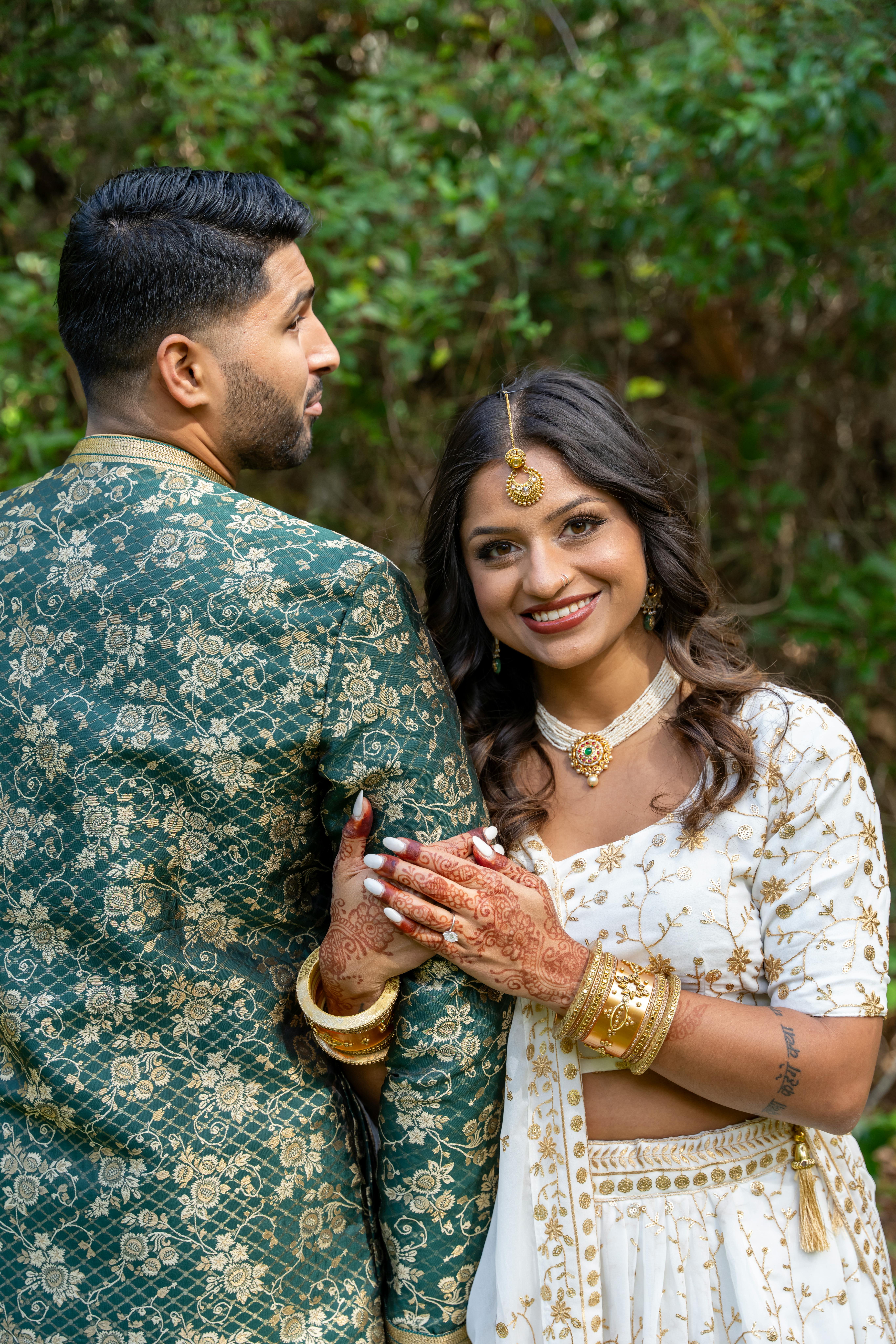 Elegant South Asian Couple in Traditional Attire · Free Stock Photo