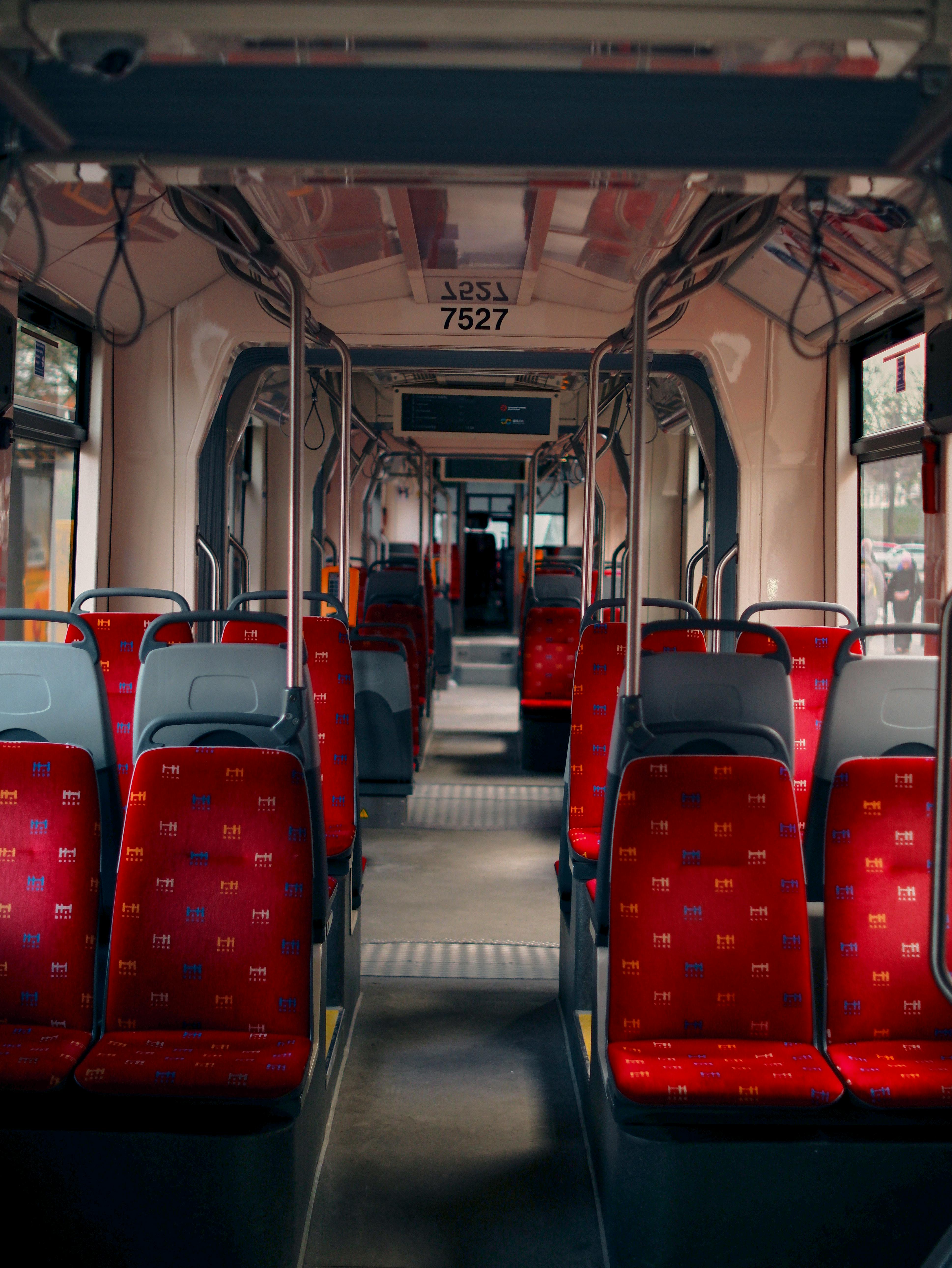 Interior De Un Autobús Público Moderno Vacío · Foto de stock gratuita
