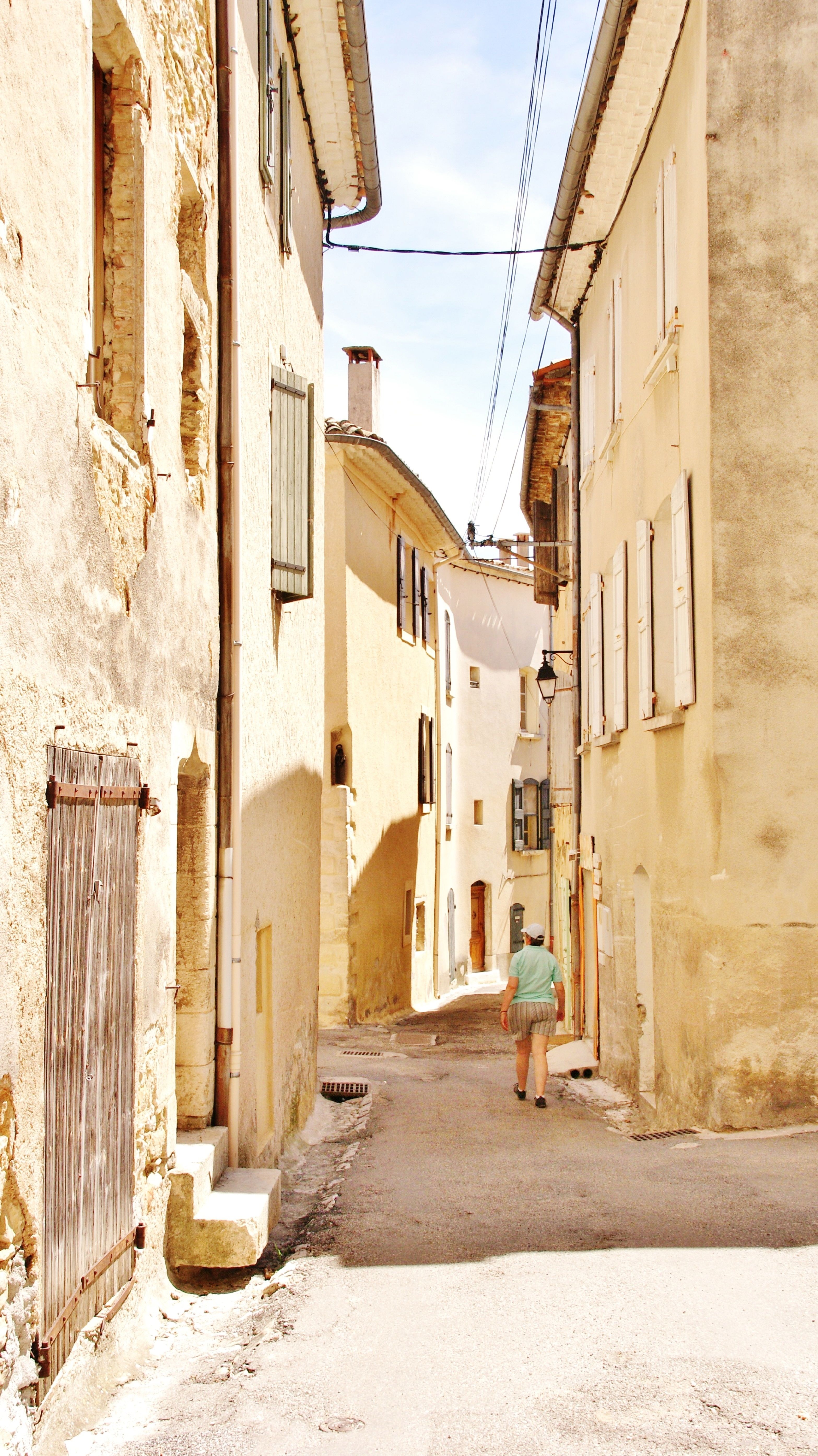 Charming Alley in Provence France · Free Stock Photo