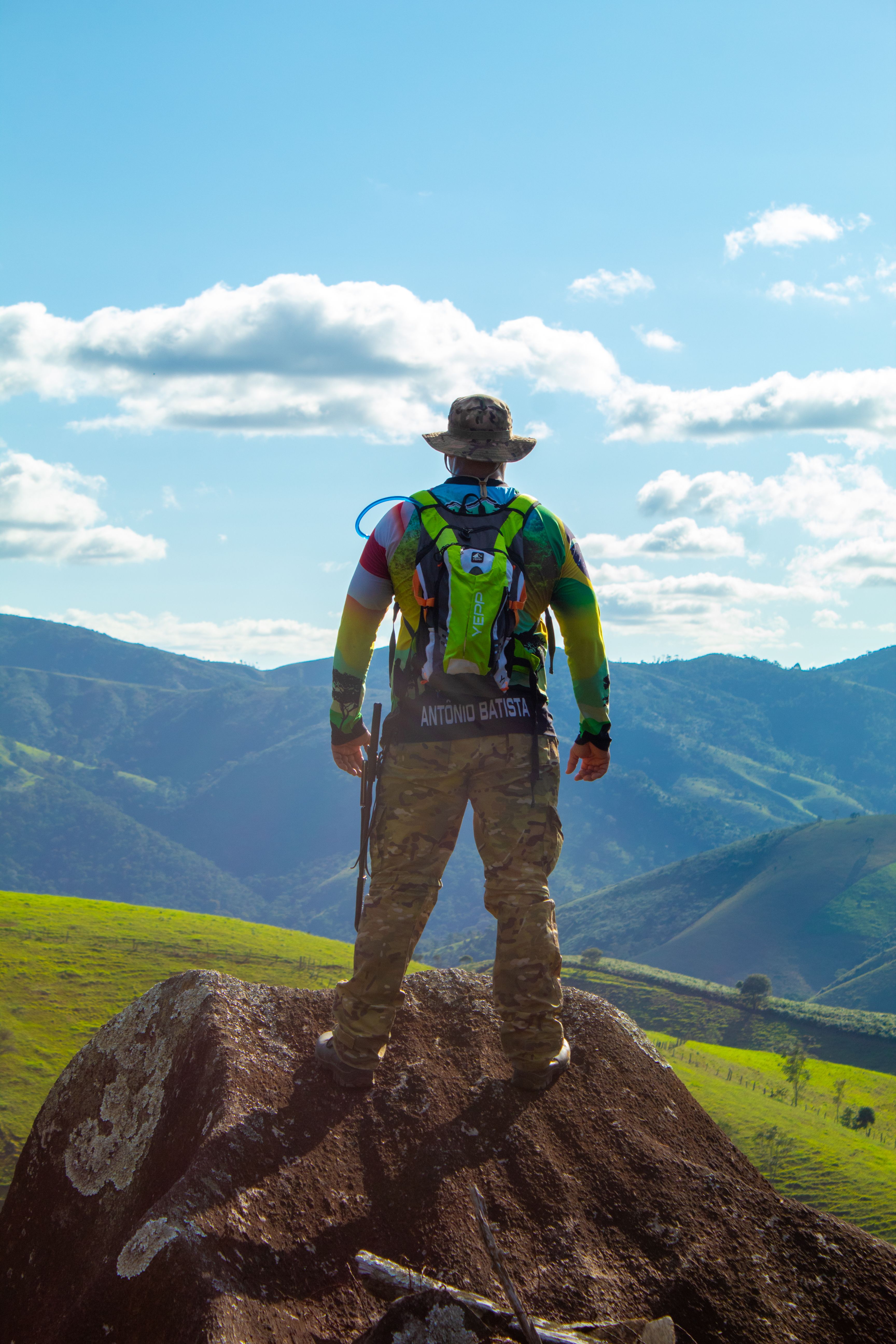 Adventurous Hiker on Scenic Mountain View · Free Stock Photo