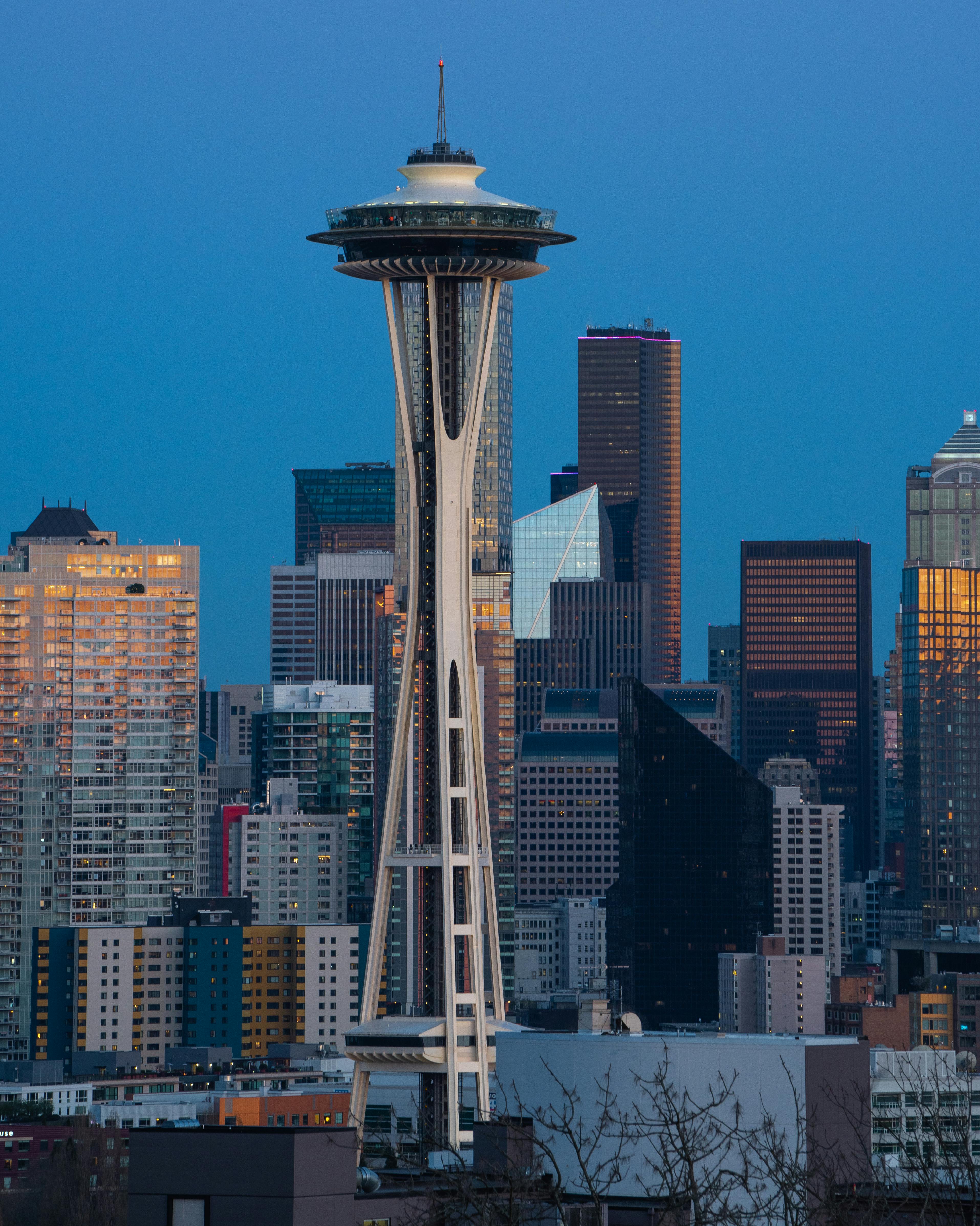 Seattle Skyline with Iconic Space Needle at Dusk · Free Stock Photo