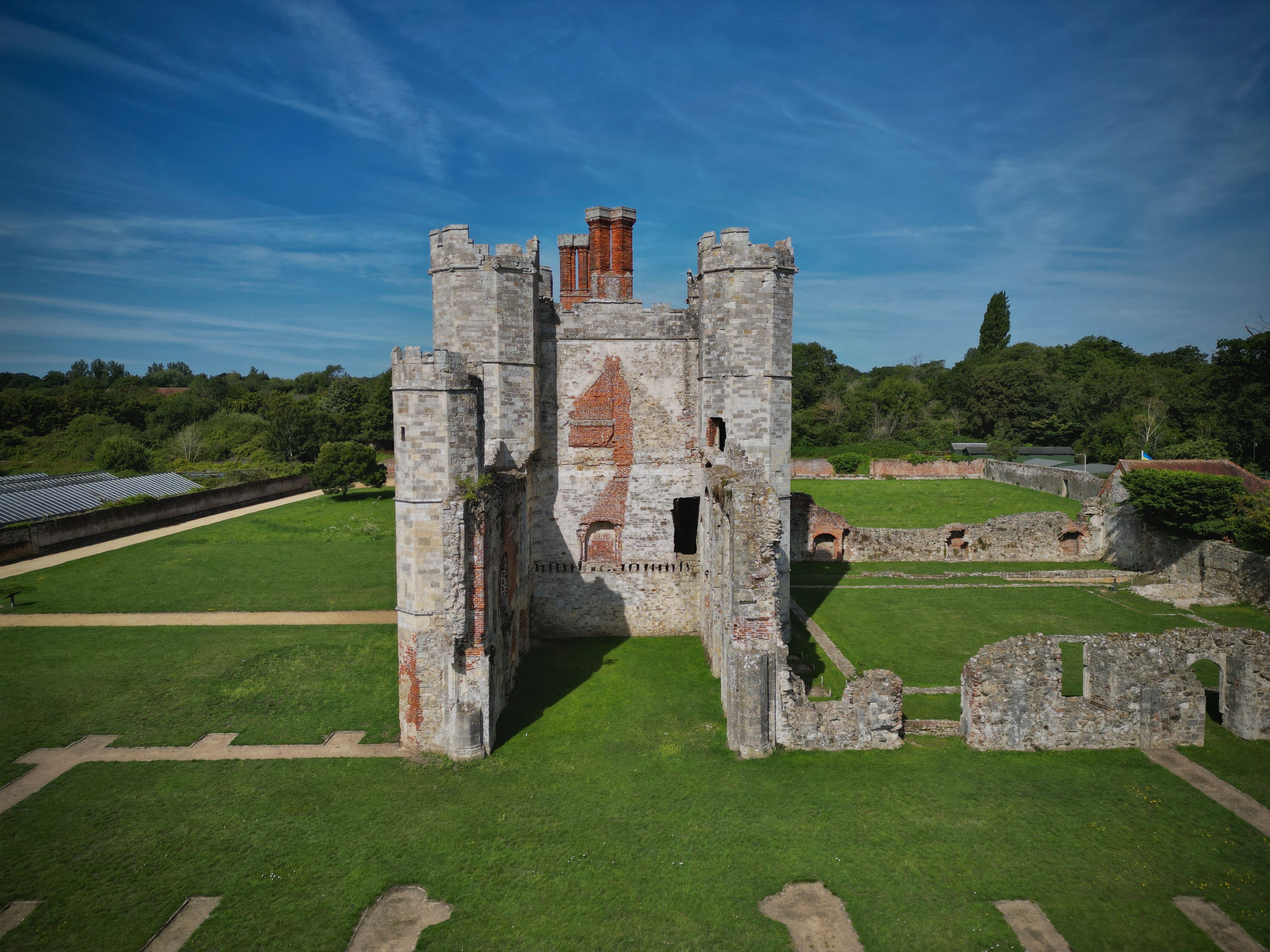 Side view Titchfield Abbey · Free Stock Photo