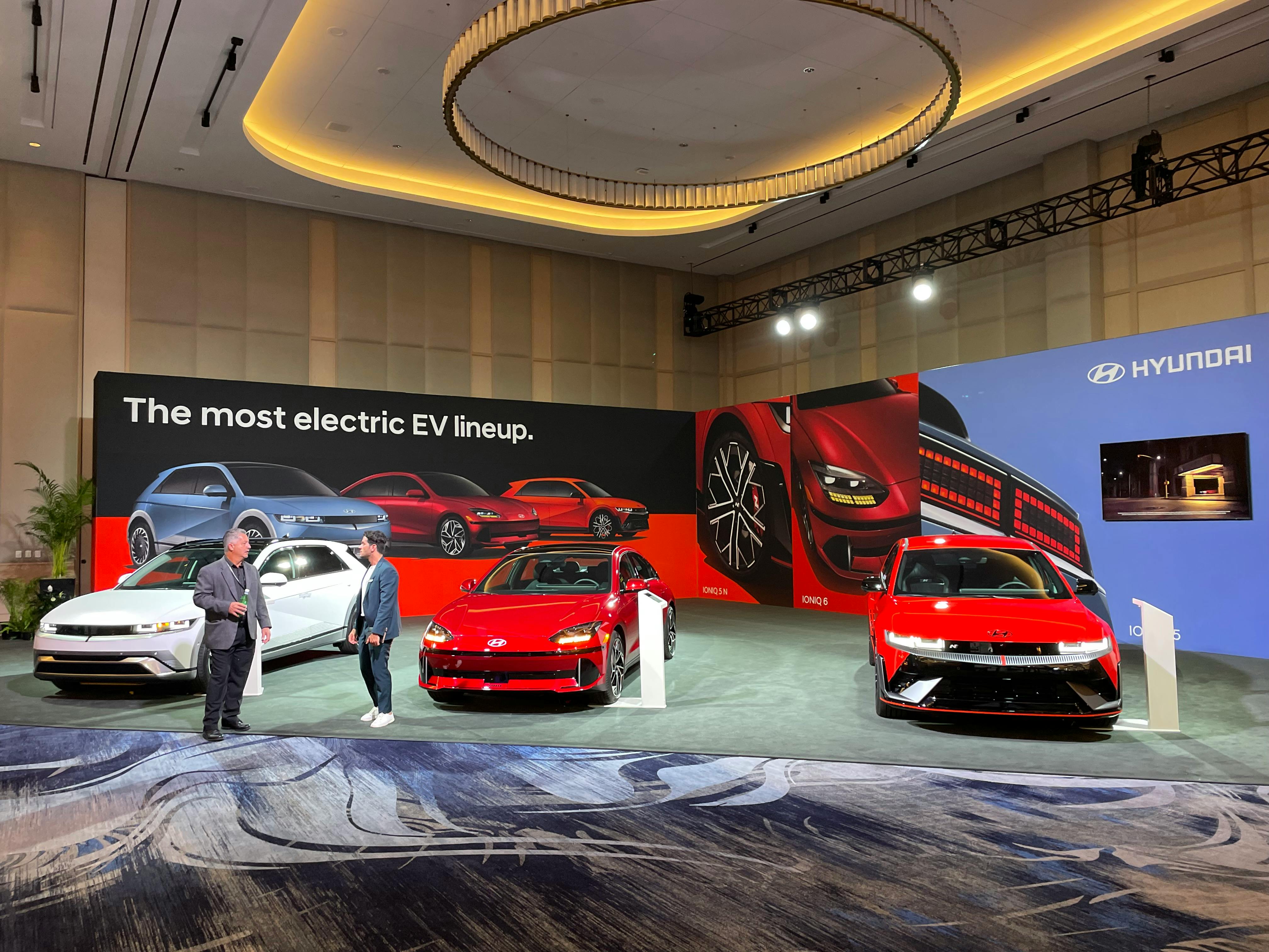 Michael Currie - 写真