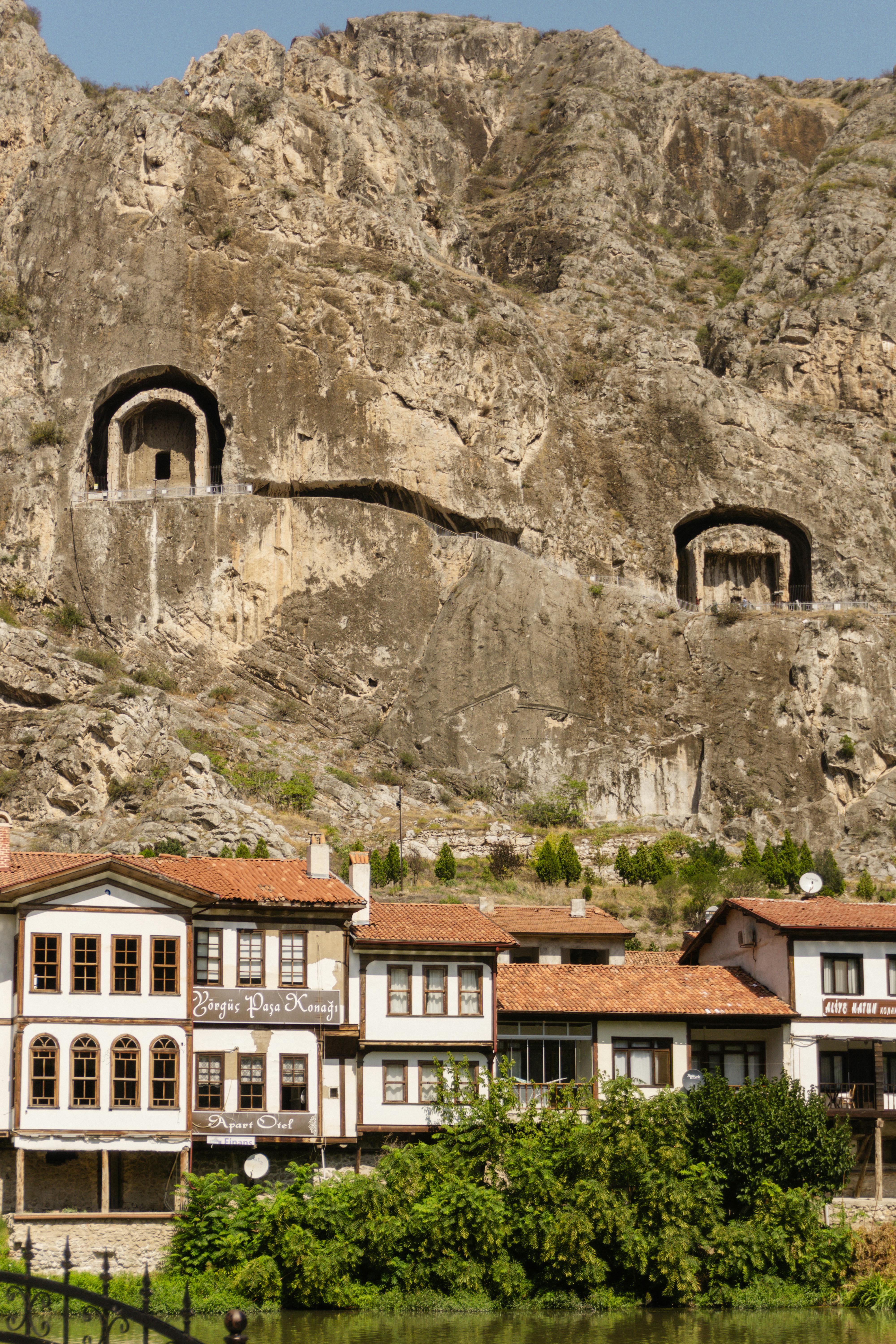 Ancient Tombs Carved in Rock, Amasya, Türkiye · Free Stock Photo