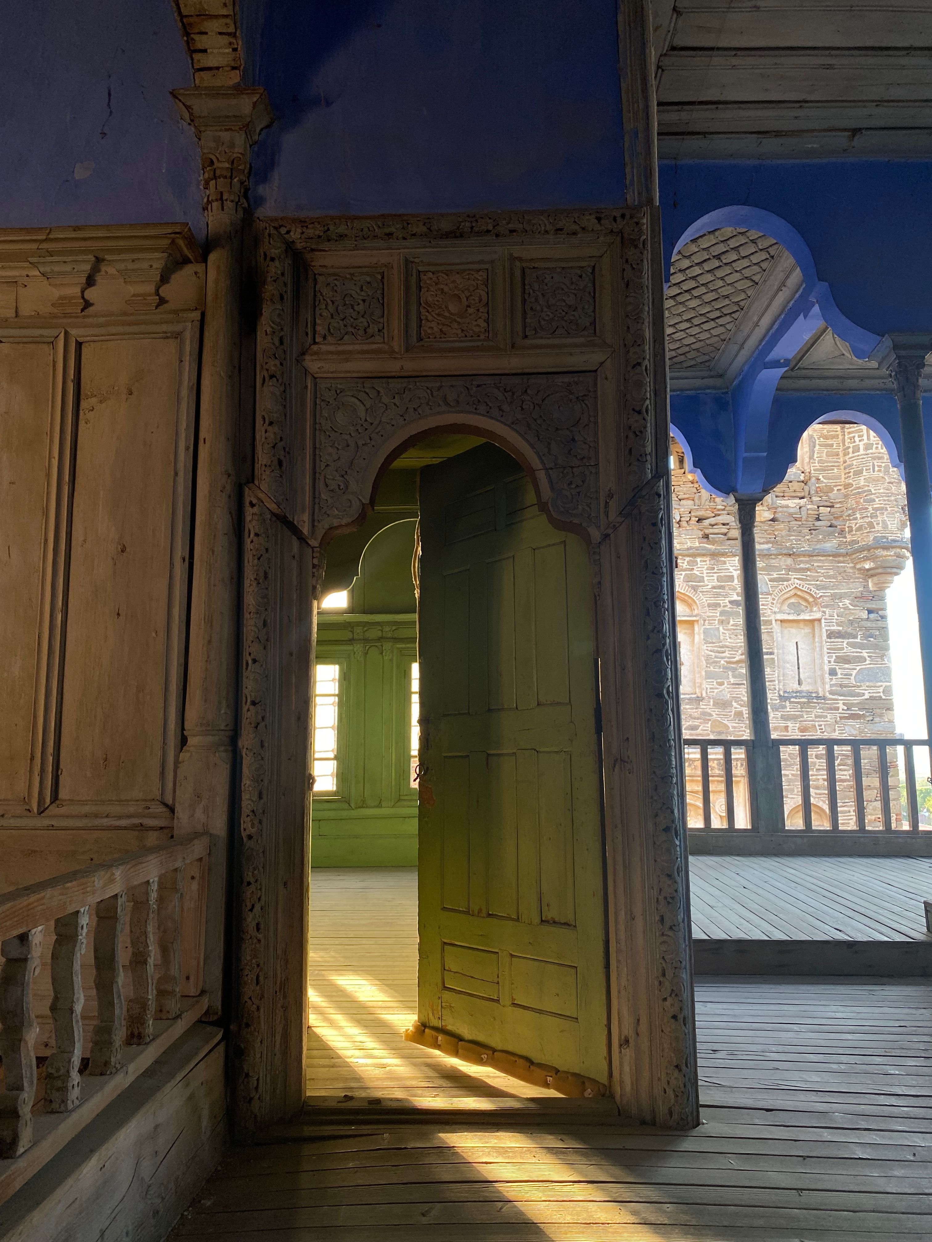 Lighted door · Free Stock Photo