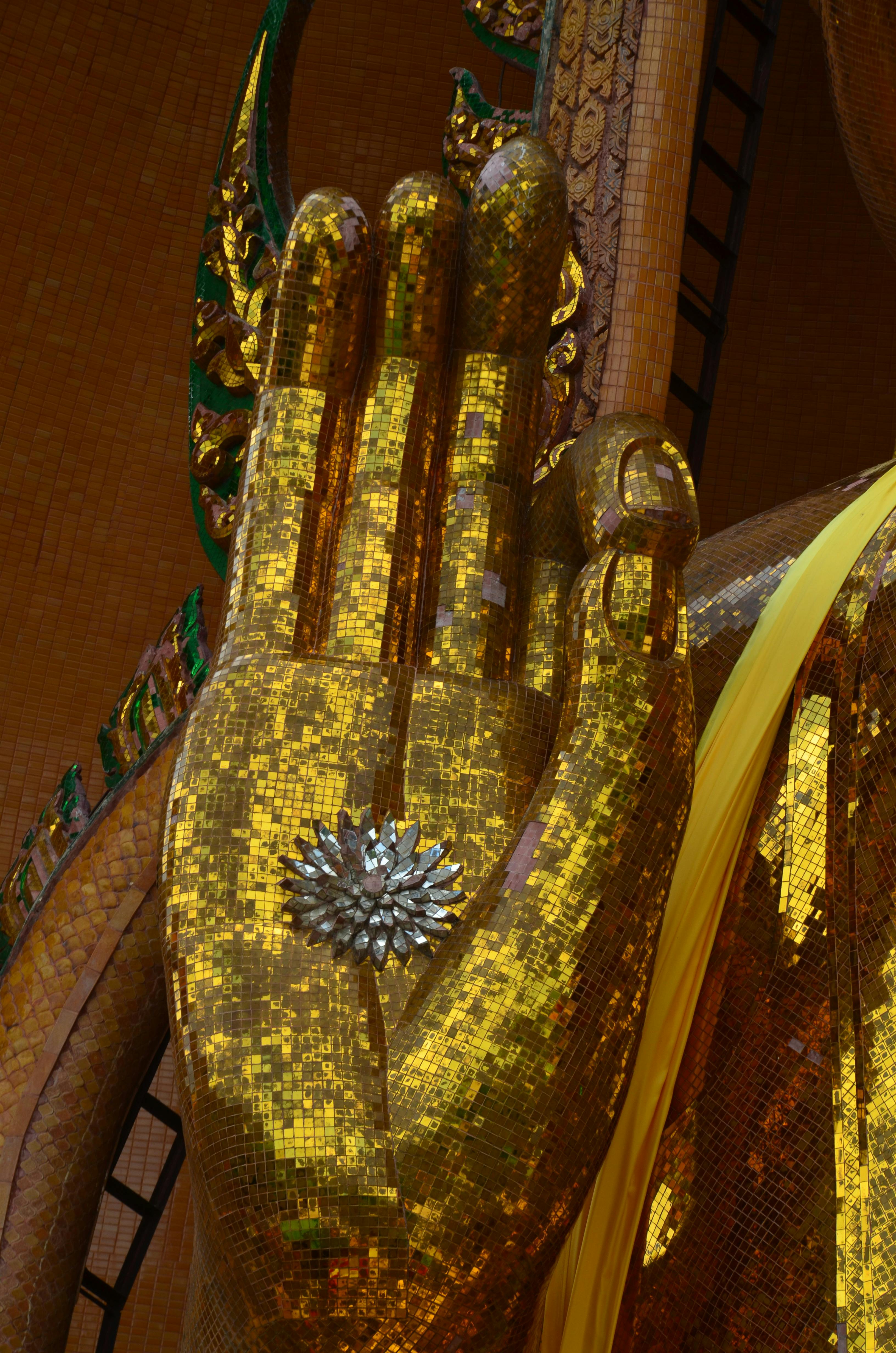 Brown Religious God Statue in Tilt Shift Photography · Free Stock Photo