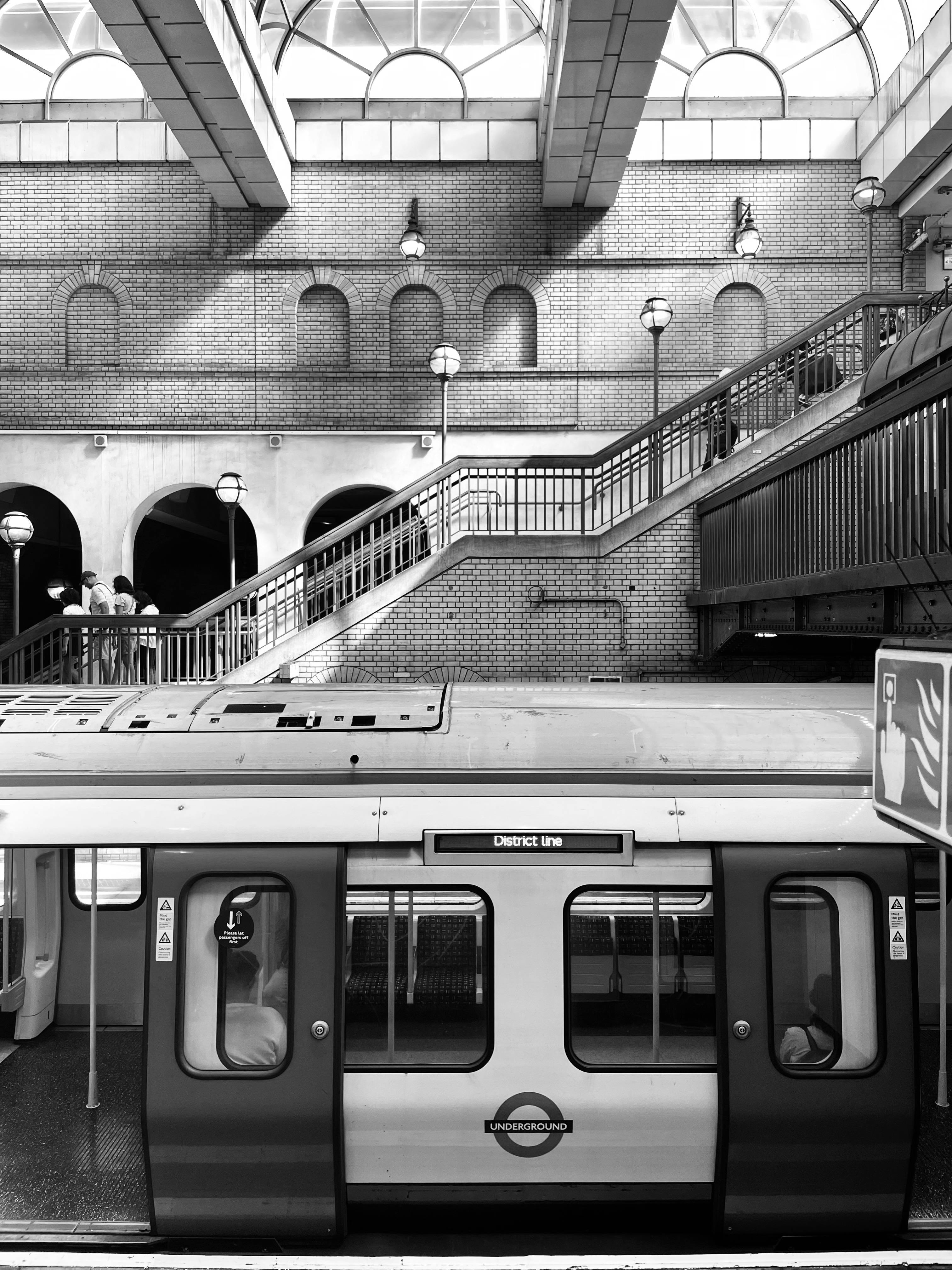 London Underground District Line · Free Stock Photo