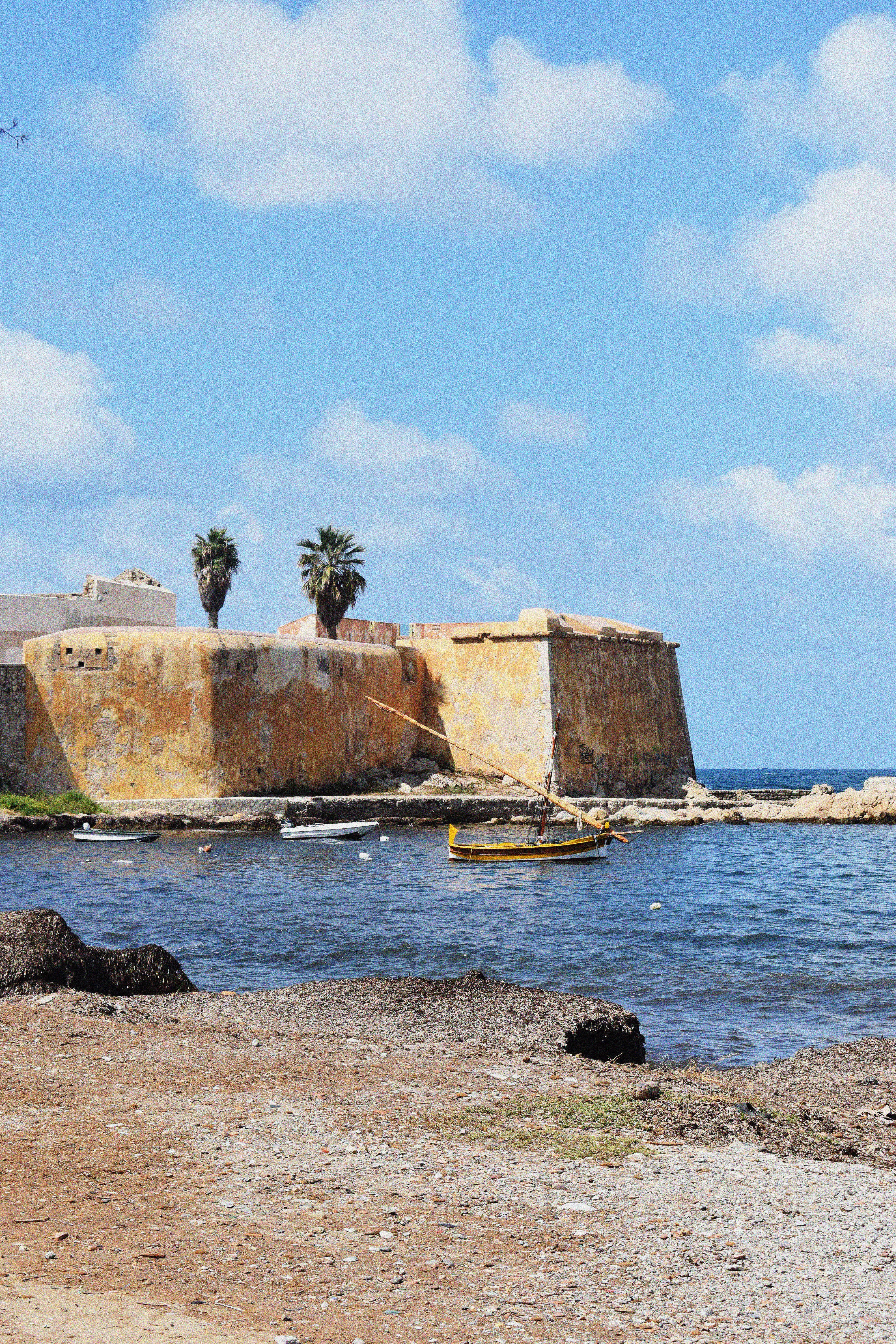 Historic Coastal Fort by the Sea · Free Stock Photo